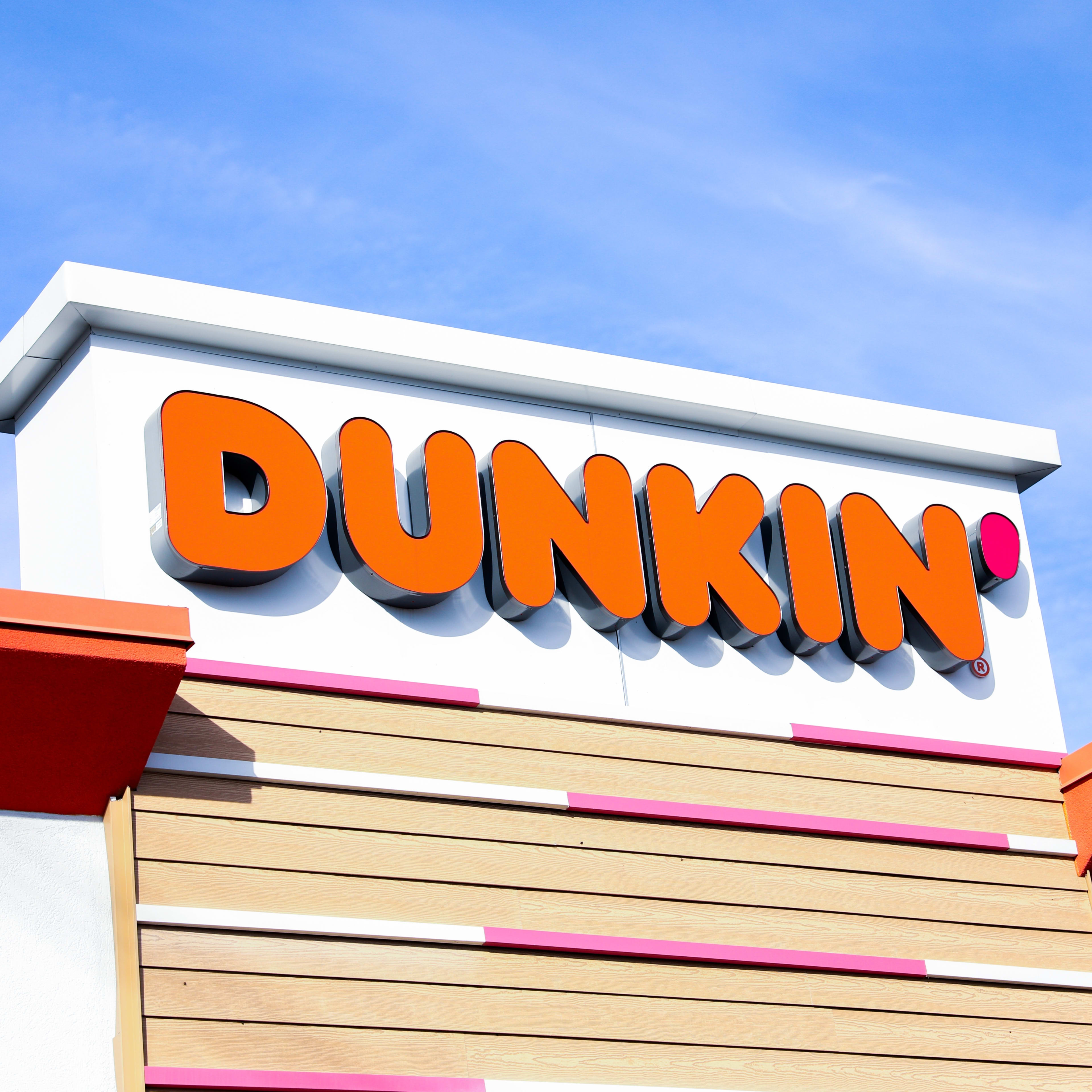 This Popular Fast Food Chain Is Launching Bottomless Apps - Men's Journal