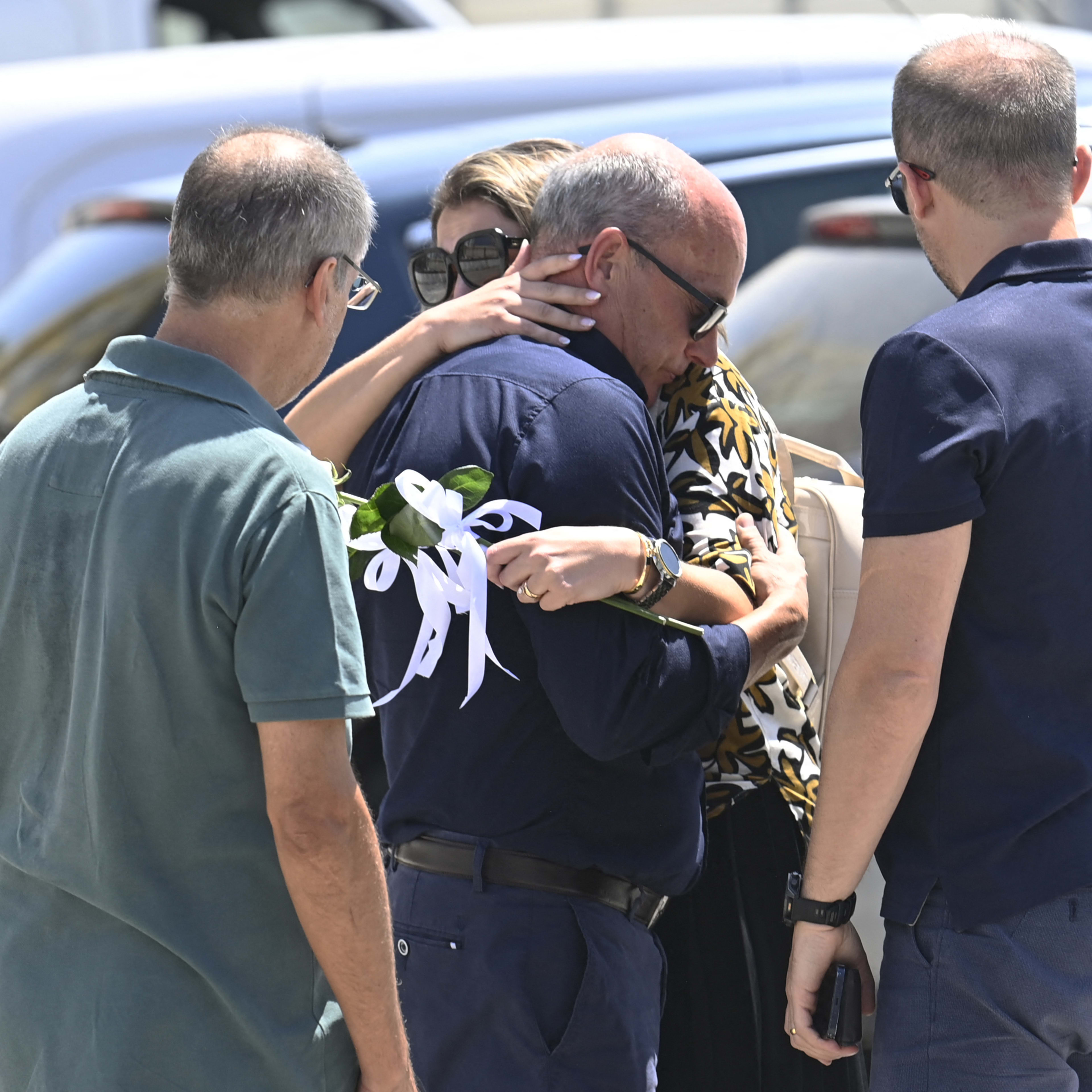 Photos Show Diogo Jota's Wife Rute Cardoso With His Coffin at Funeral ...