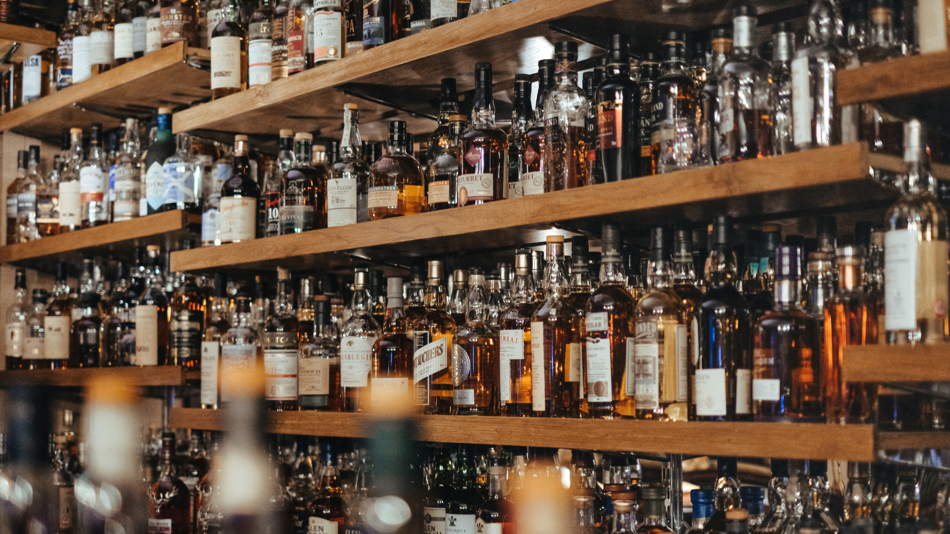 Evan Williams Bourbon Experience Taste Test - Men's Journal