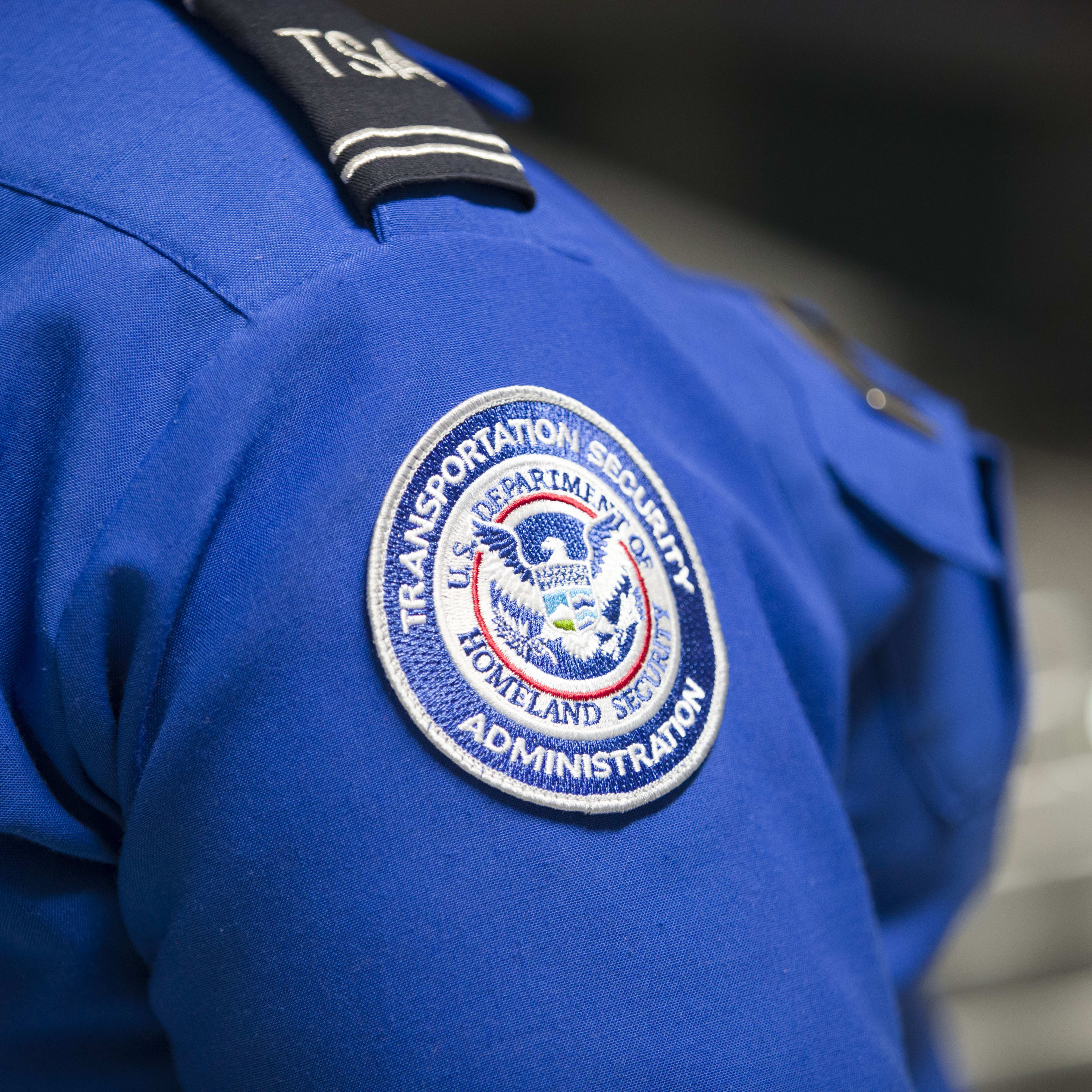 17 Years Later, Carrie Underwood Pays Tribute Randy Travis - Men's Journal