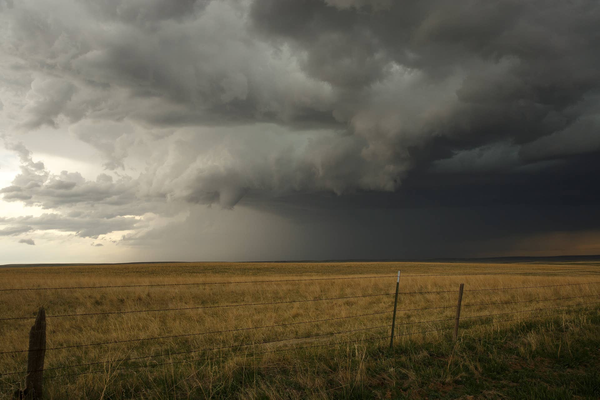 Storm Chaser Captures 'Most Insane' Tornado of 30-Year Career on Video ...
