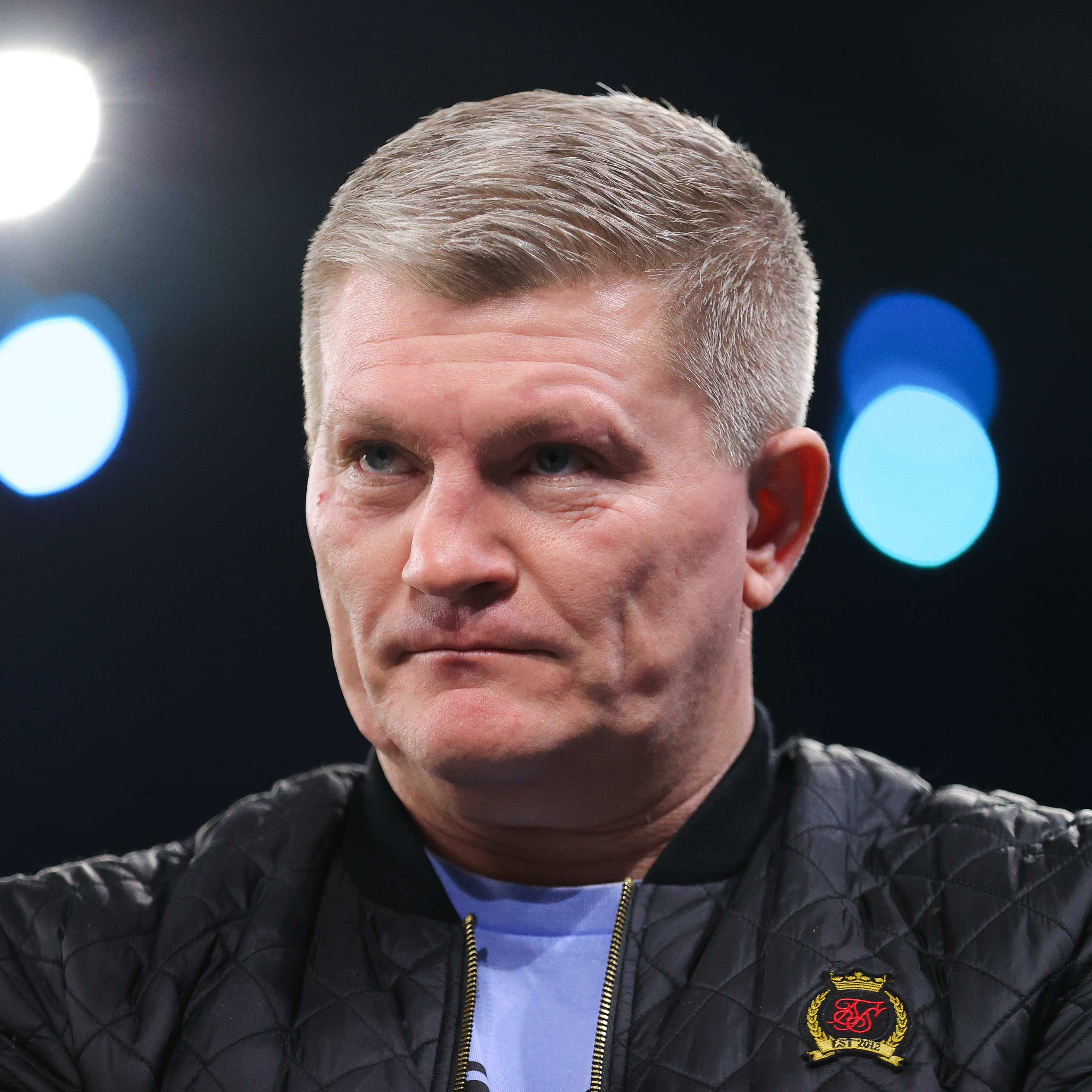 How to Shoot Three Pointers, According to Stephen Curry - Men's Journal