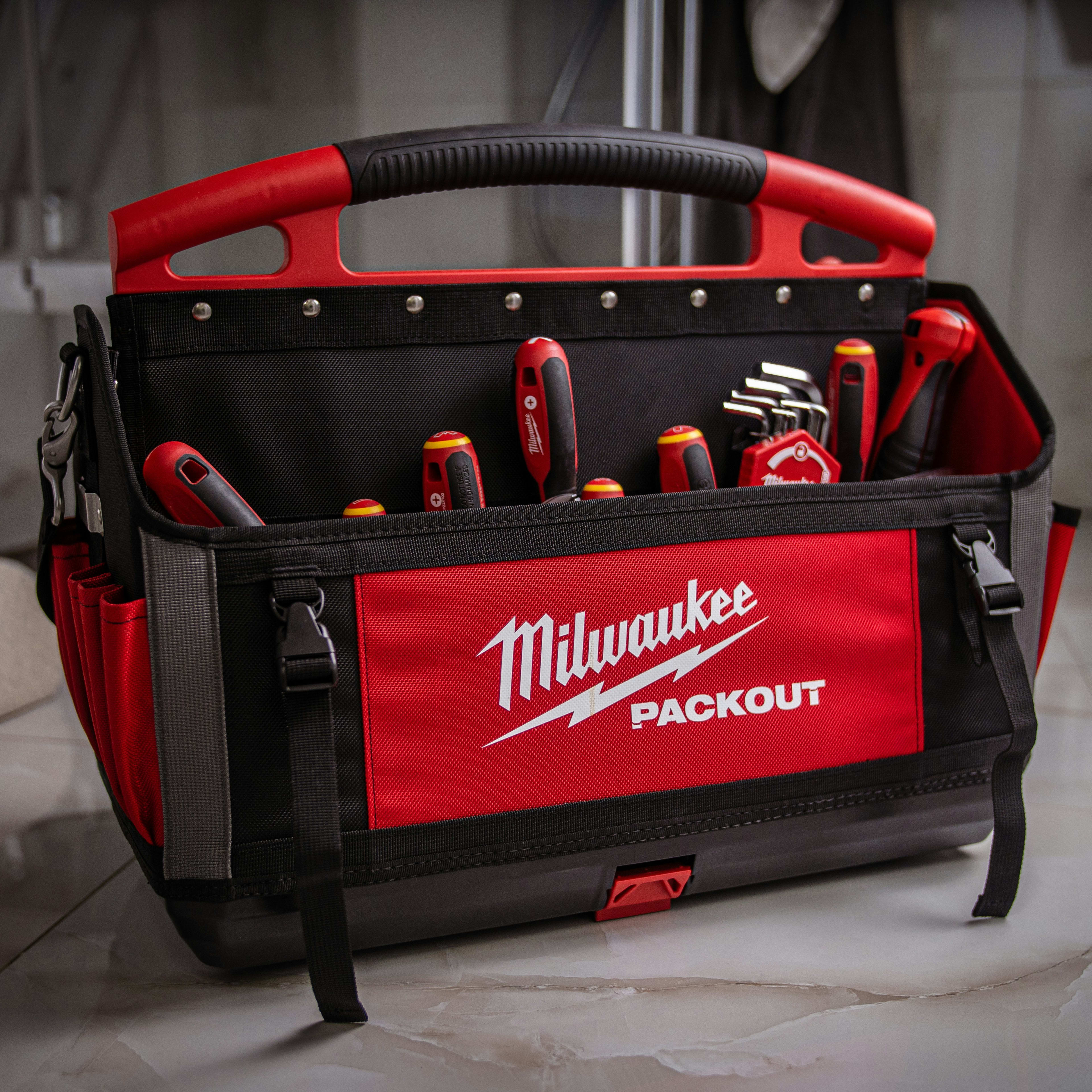 Fans Beg Taco Bell to Keep Caramel Apple Empanada Forever - Men's Journal