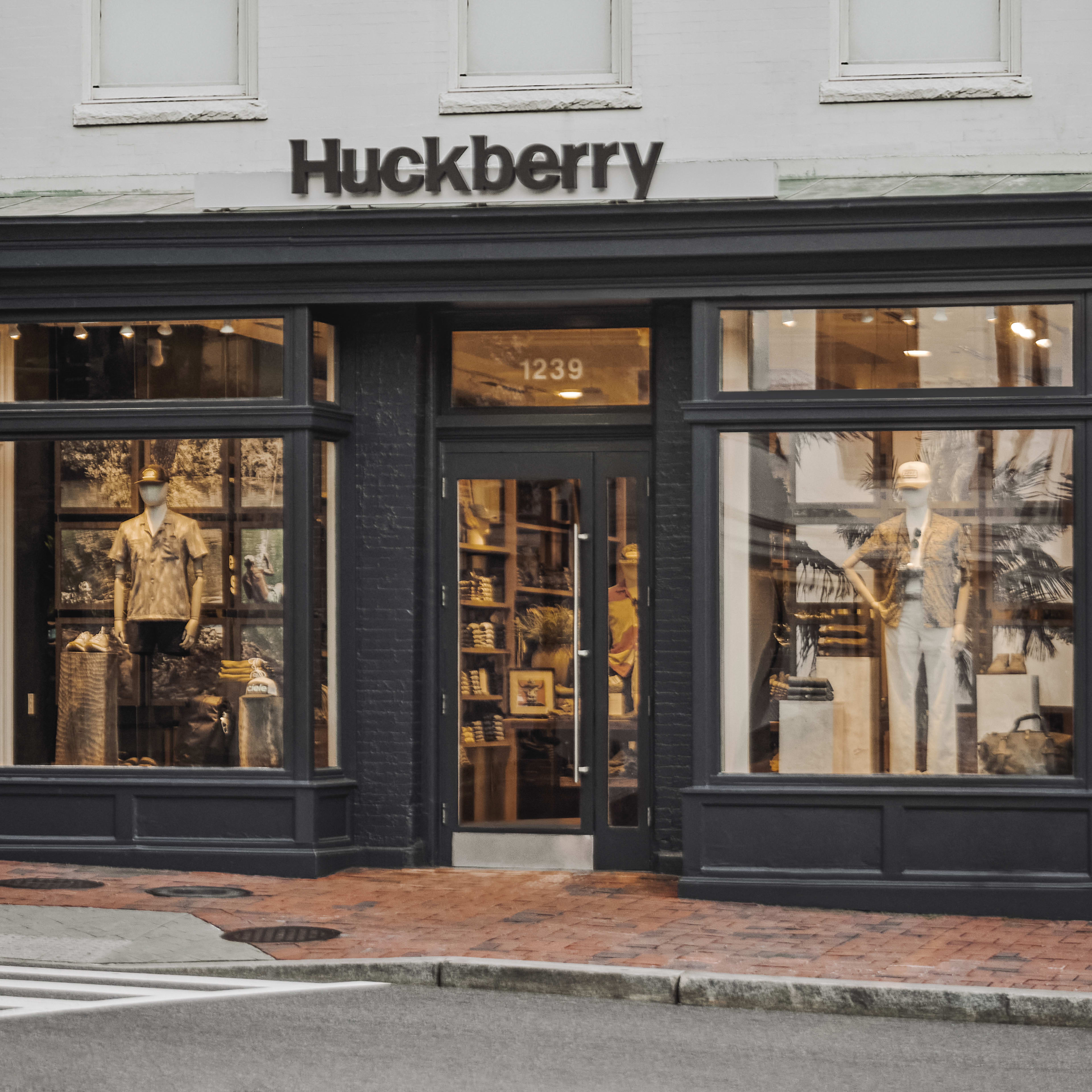 Who Is Peter Dinklage's Wife? Everything About Erica Schmidt - Men's ...