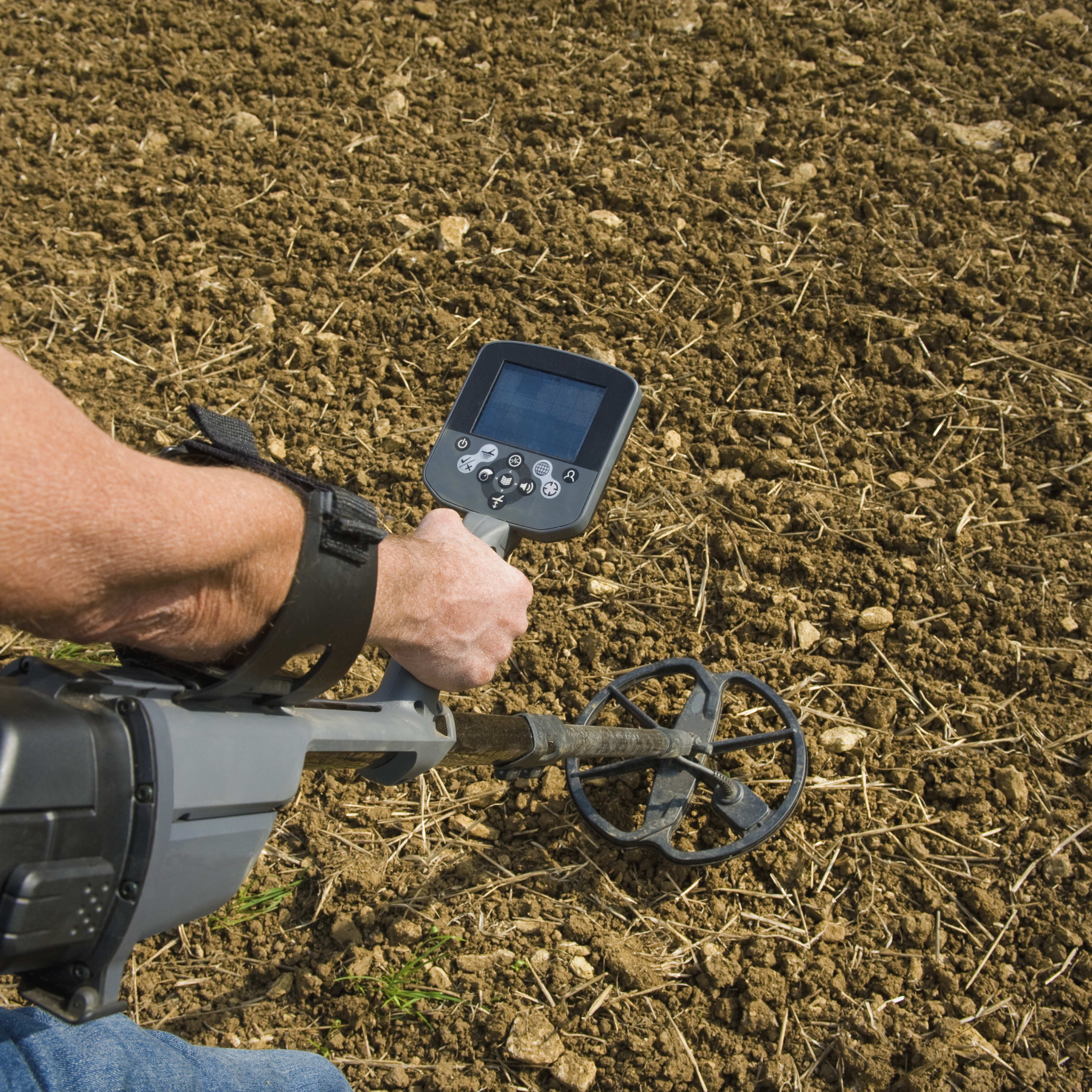 Possibly Hostile 'Alien' Object Could Arrive in November 2025, Wild ...