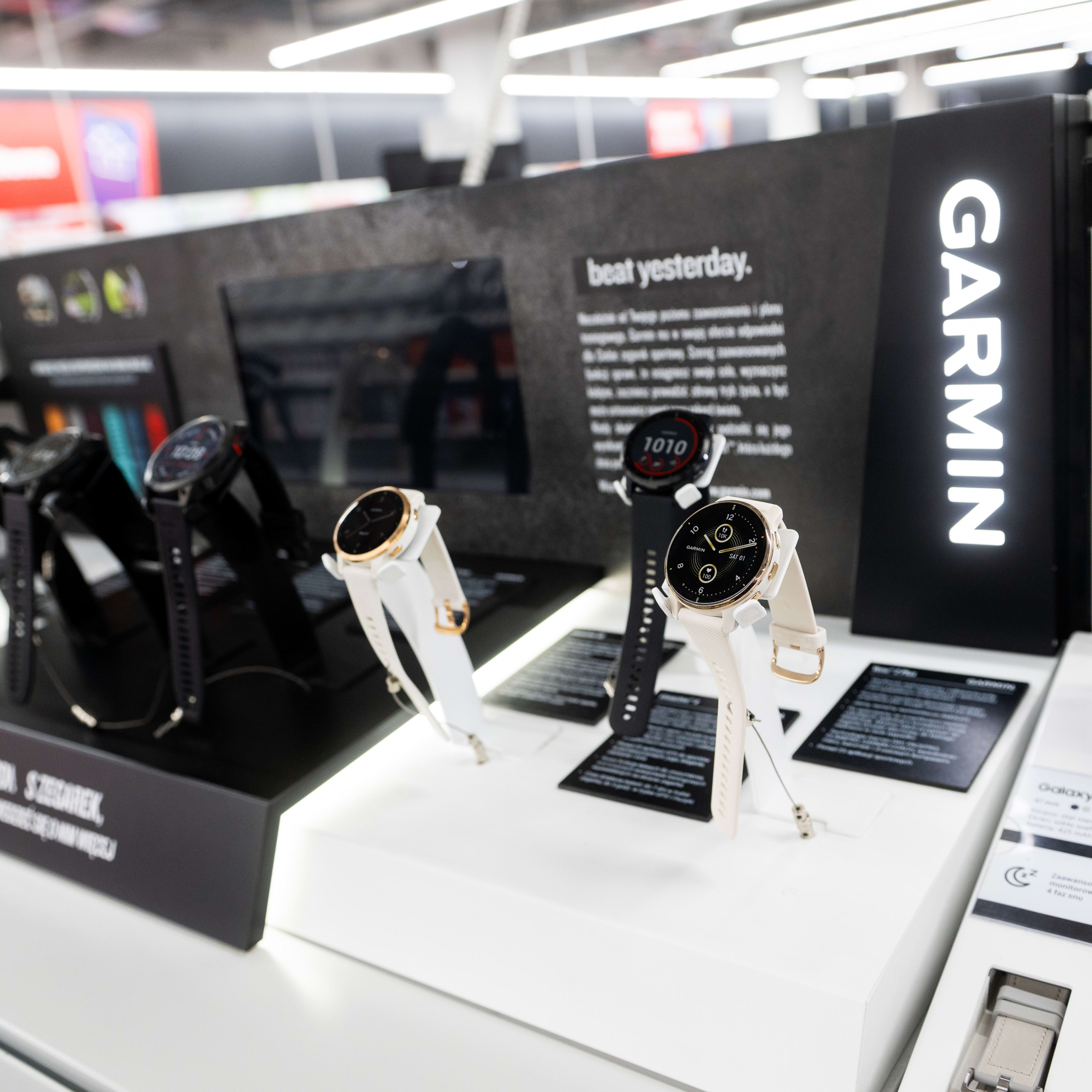 Researchers Say This Is the Best Way to Build Strength at the Gym - Men ...