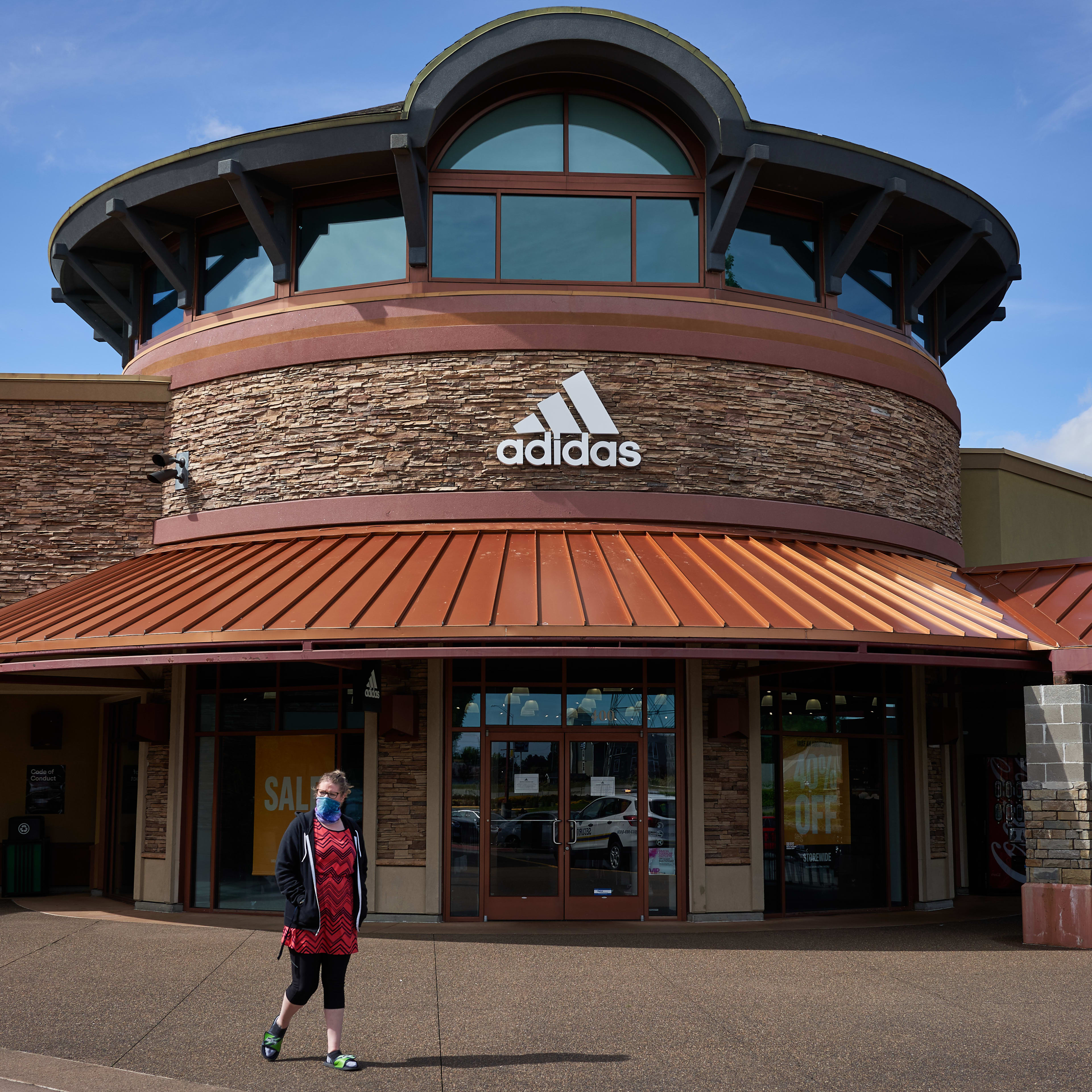 Should You Cold Plunge Before or After Exercising? - Men's Journal