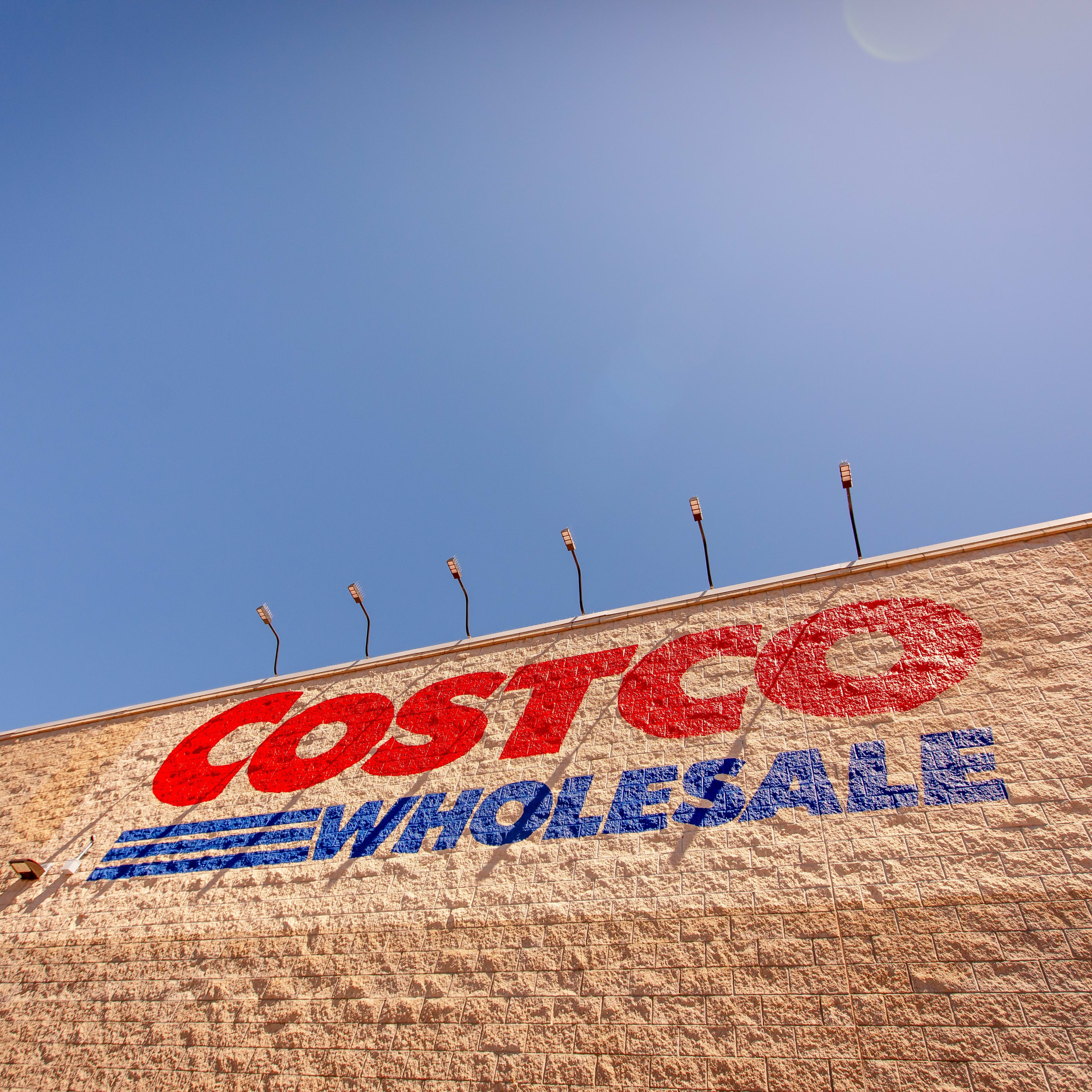 IKEA's Sleek and Modern Dinnerware Set Is a Steal at $50 - Men's Journal