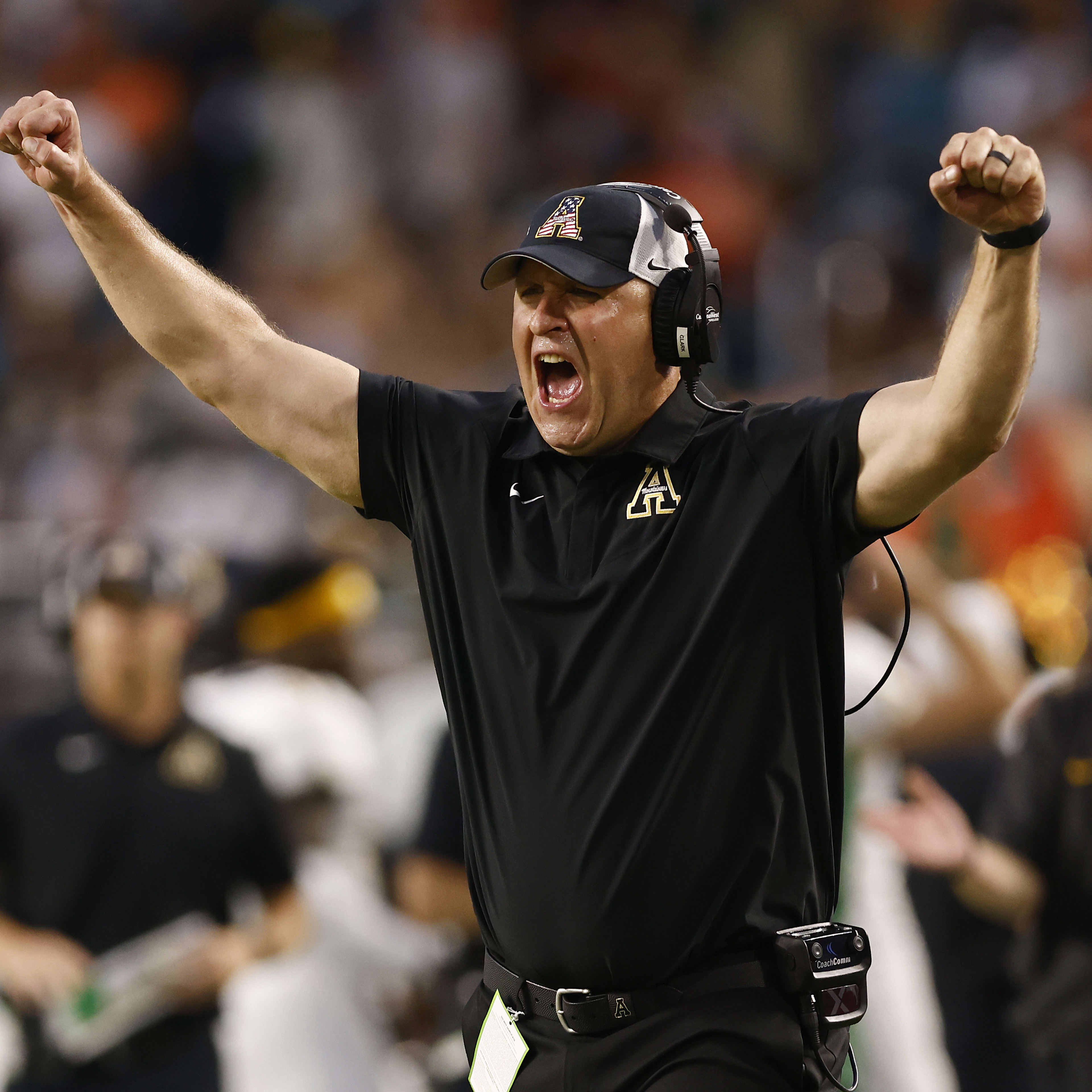 Walmart Is Selling This Popular Wheelbarrow for Over 50% Off - Men's ...