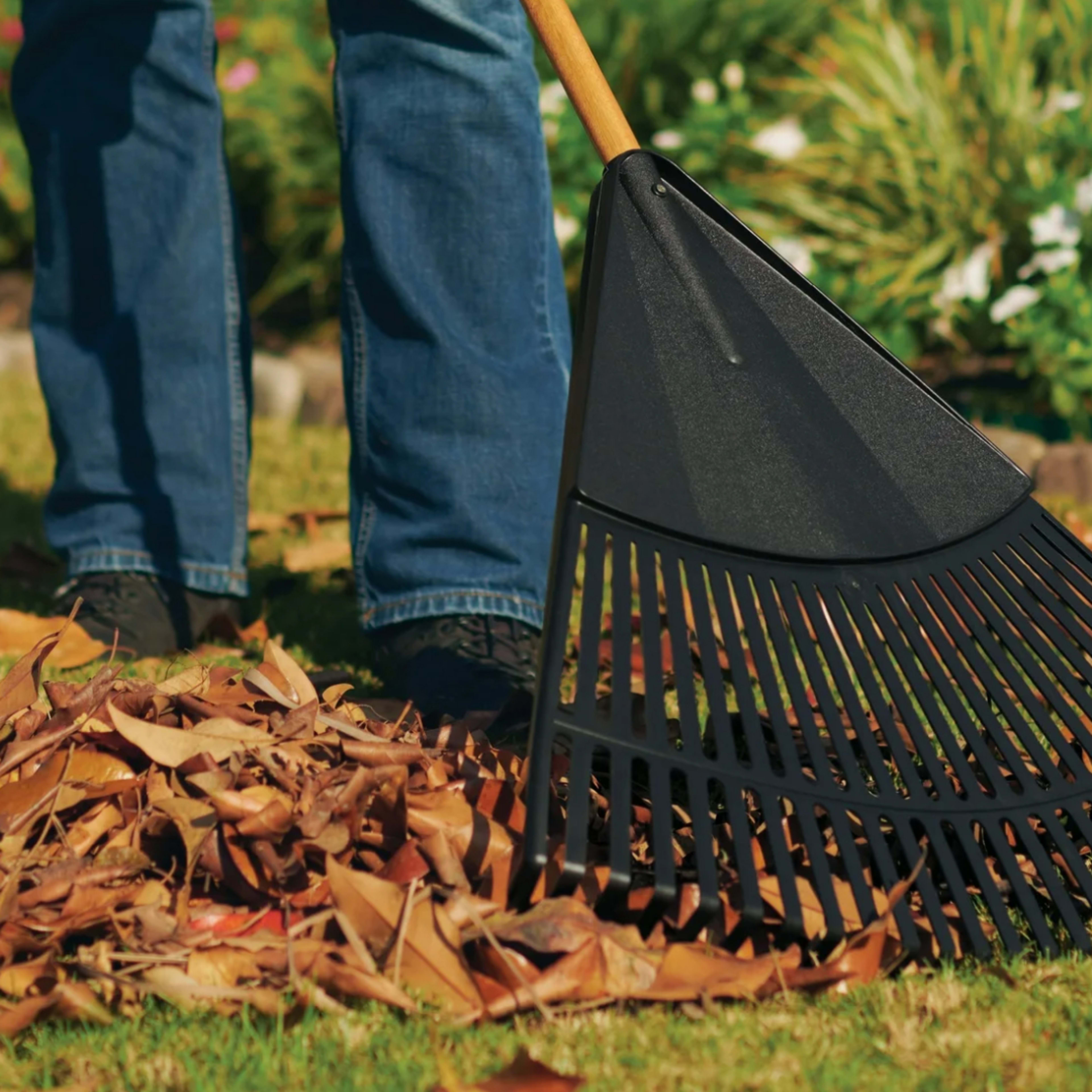 New James Bond 'First Light' Footage and Release Date Revealed By Amazon - Men's Journal