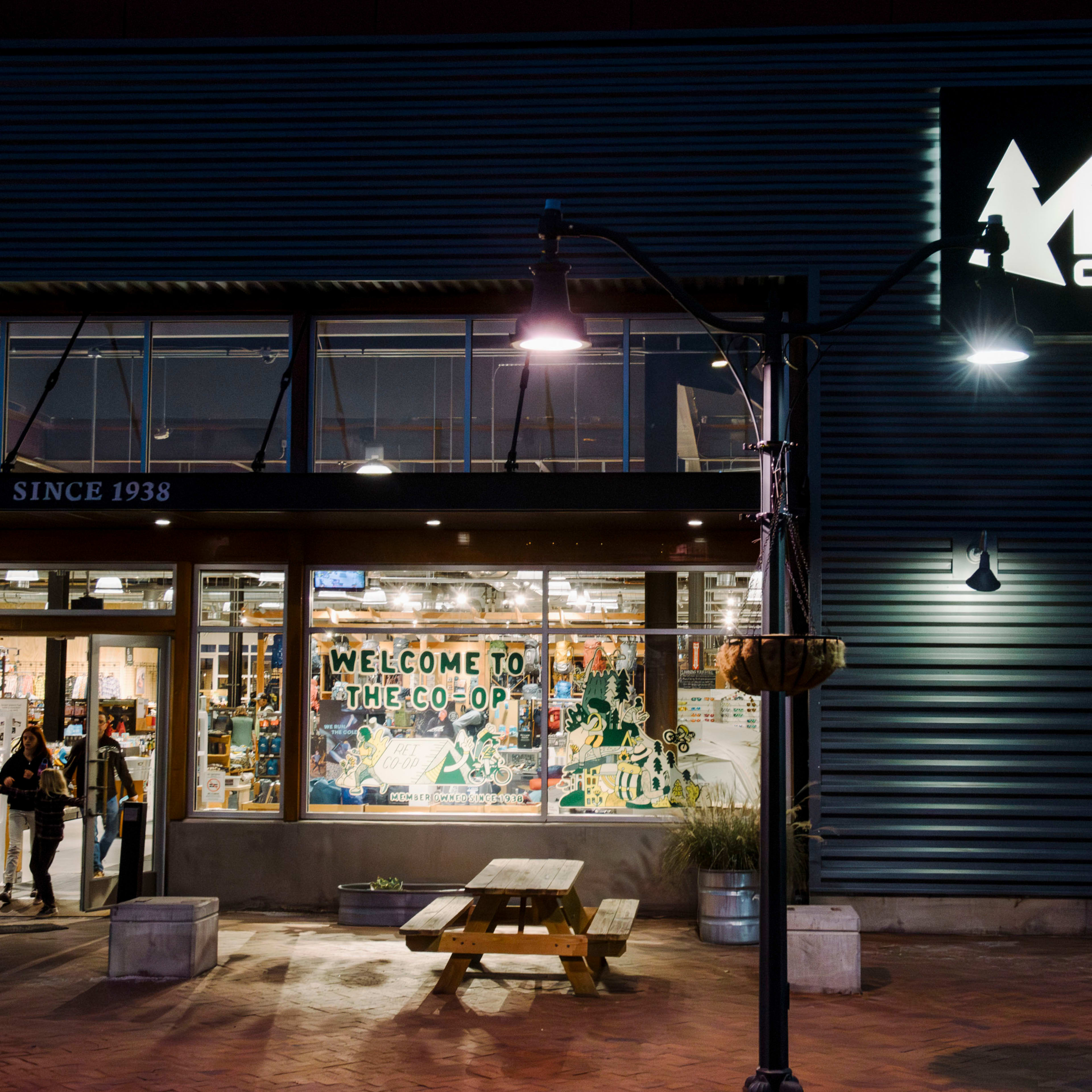 Beloved Clothing Store Has Announcement After Closing All 354 Locations ...