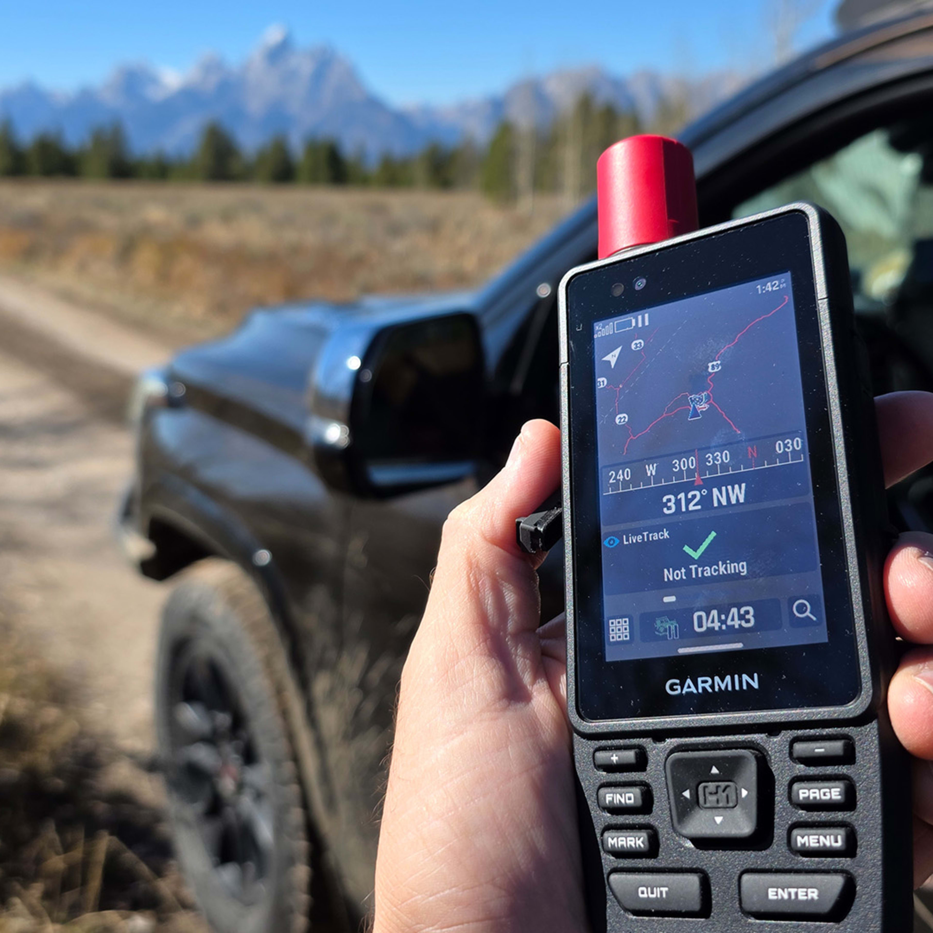 Terrifying Video Shows Two Pandas Pouncing On, Mauling Zookeeper - Men ...