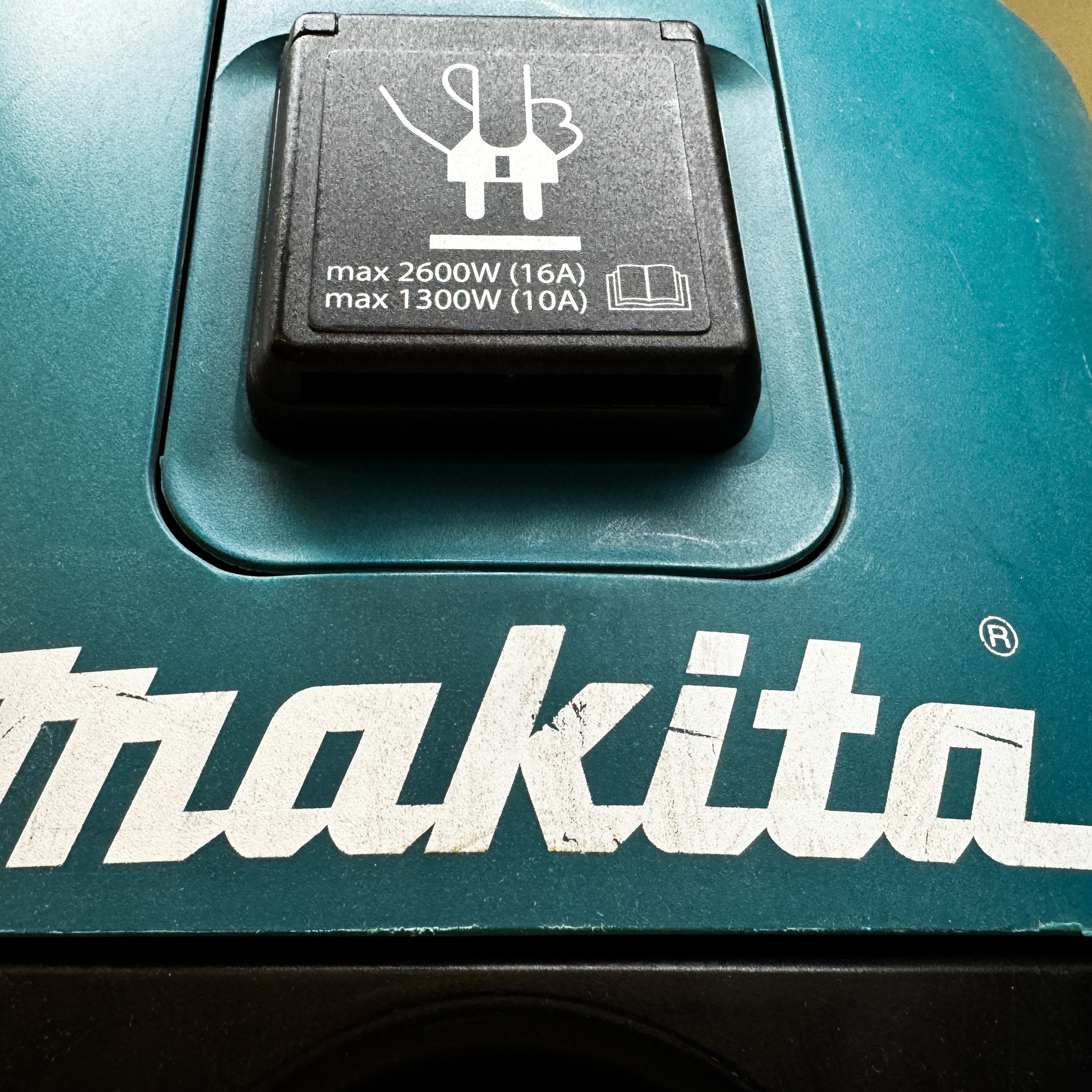 Twins Hanna and Haley Cavinder Sizzle at ‘SI Swimsuit’ Show - Men's Journal