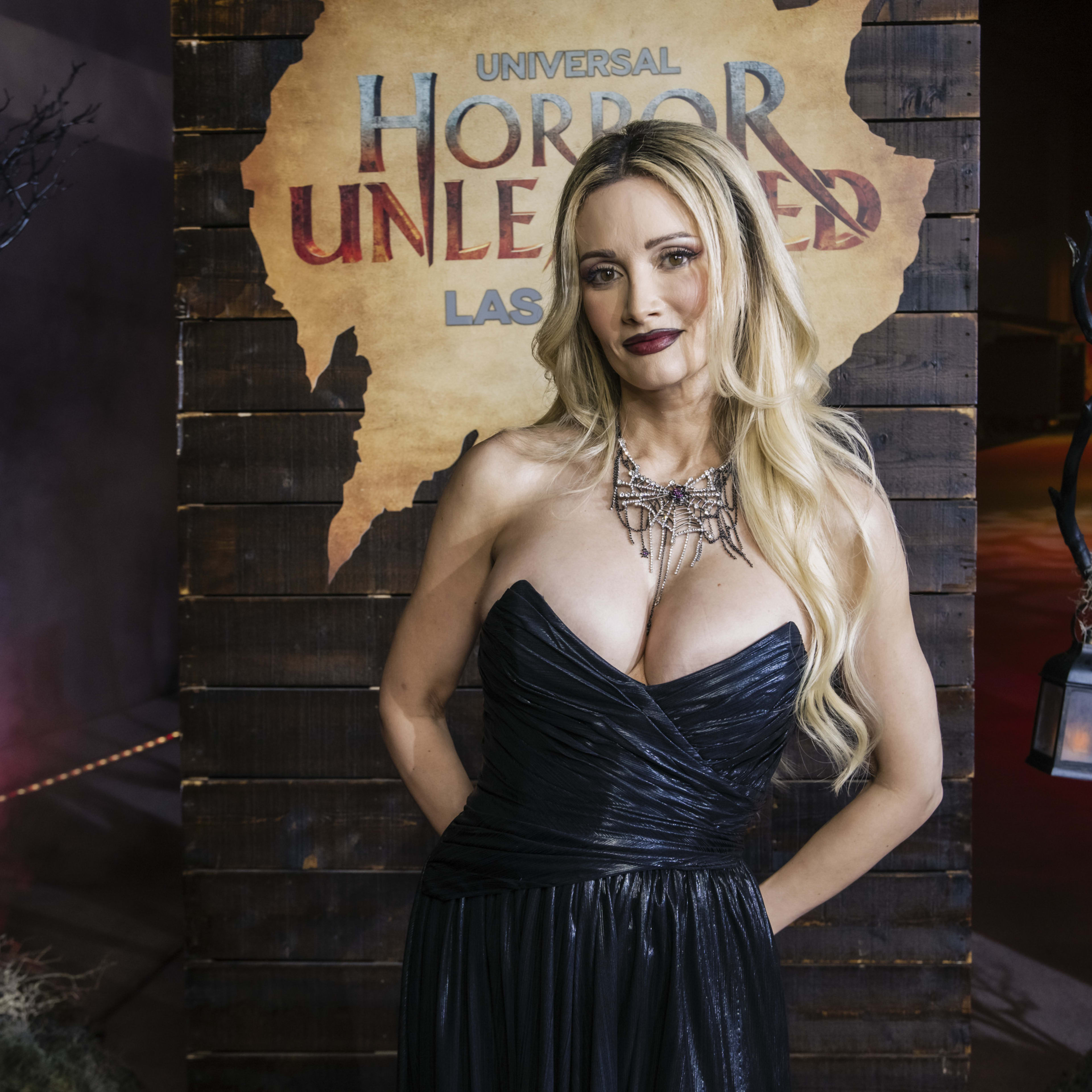 Adam Sandler Family: Wife, Daughters Star in 'Happy Gilmore 2' - Men's Journal