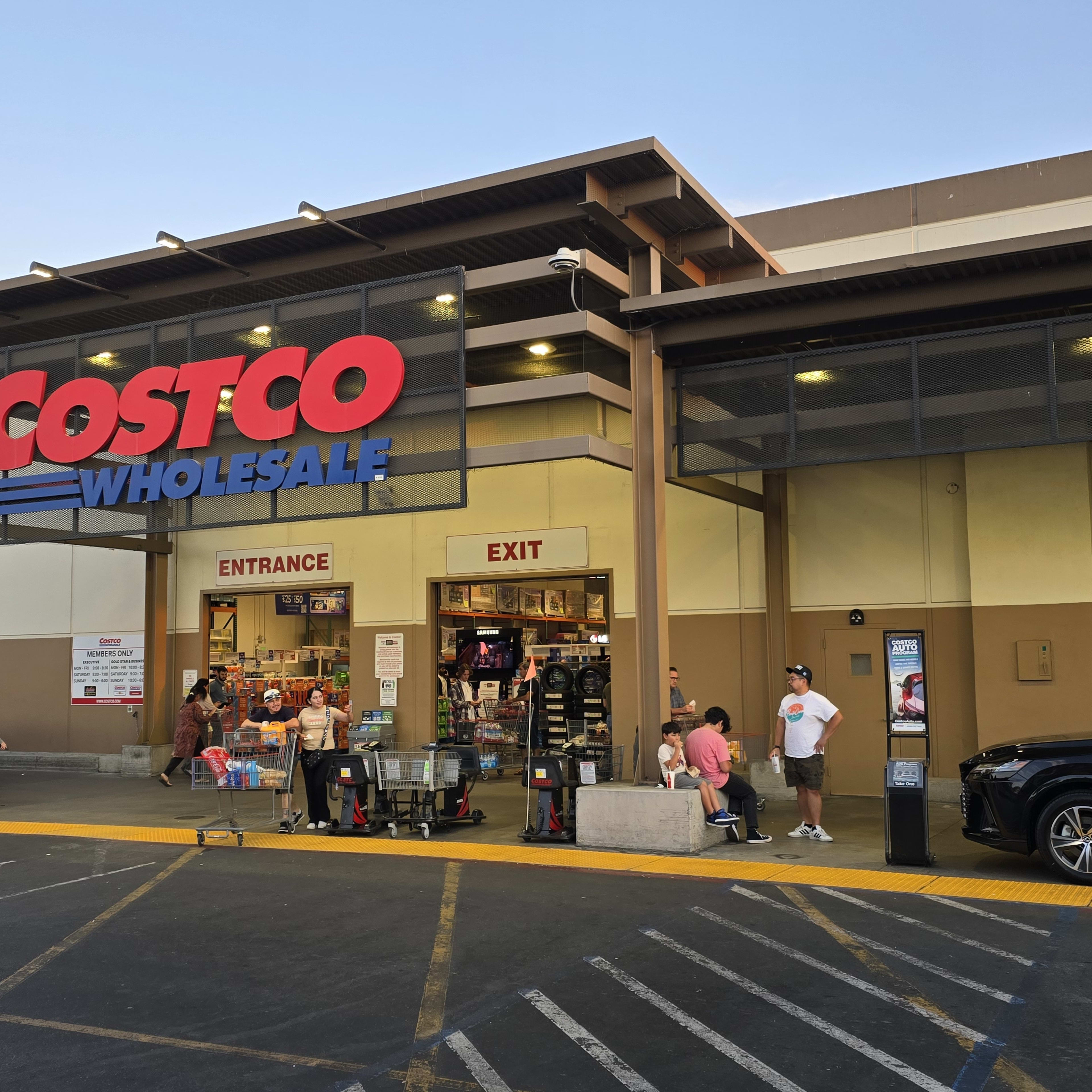 Pete Davidson Breaks His Silence About Becoming a Dad - Men's Journal