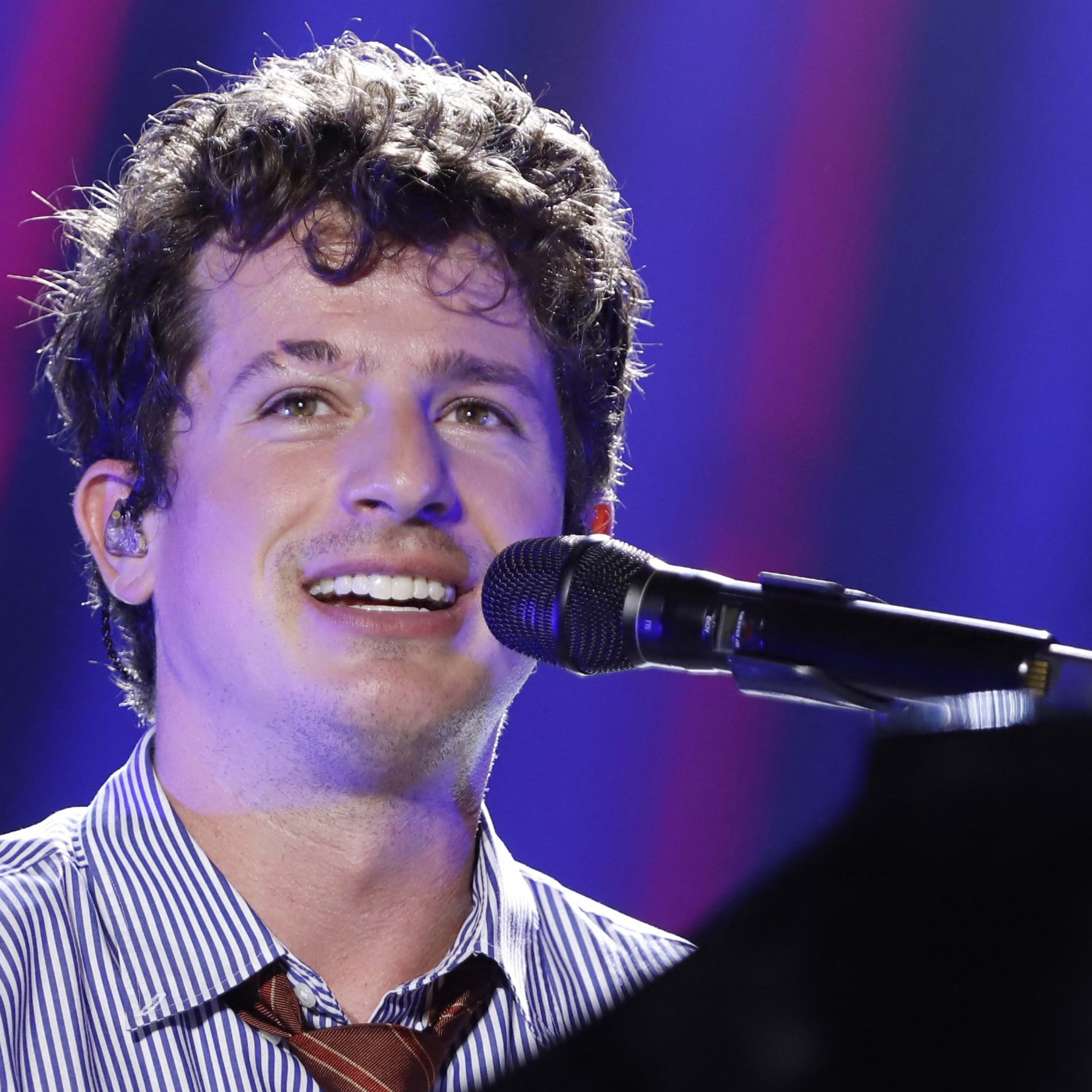 NFL Super Bowl National Anthem Decision Turns Heads - Men's Journal