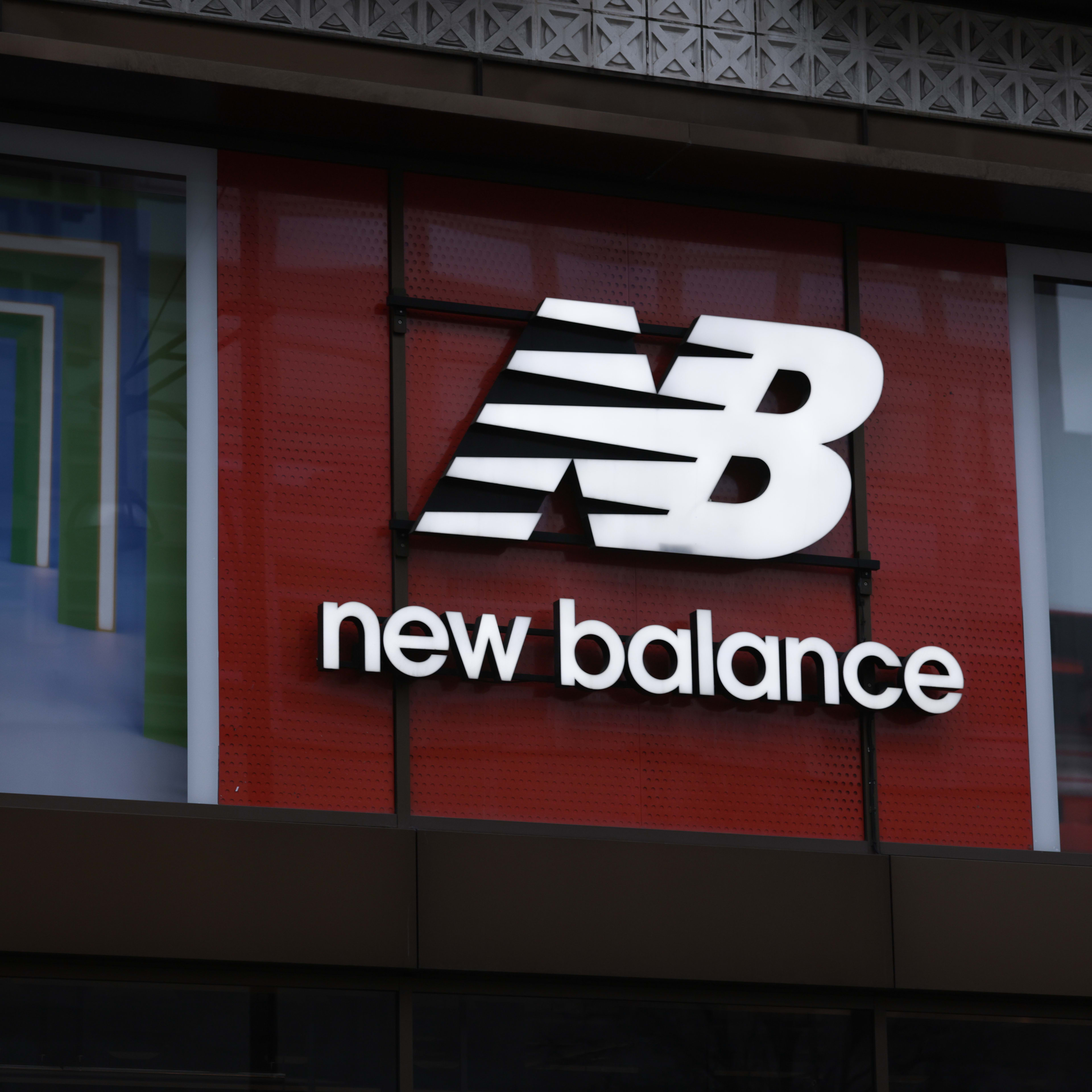 Bobby Flay Expands His Restaurant Empire with 65 New Locations - Men's ...