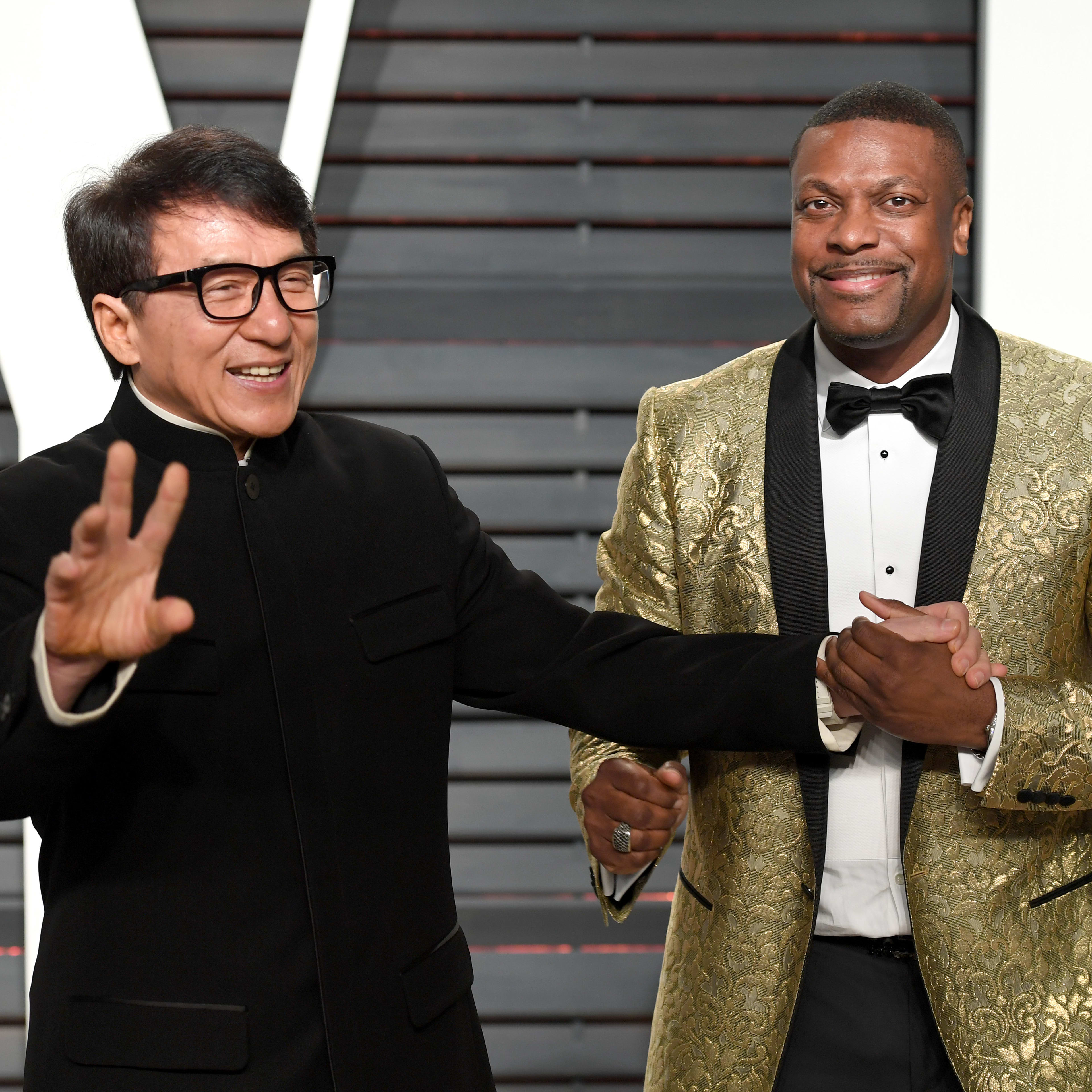 Joe Rogan's Podcast Dethrones Competition on Apple's Ranking - Men's ...