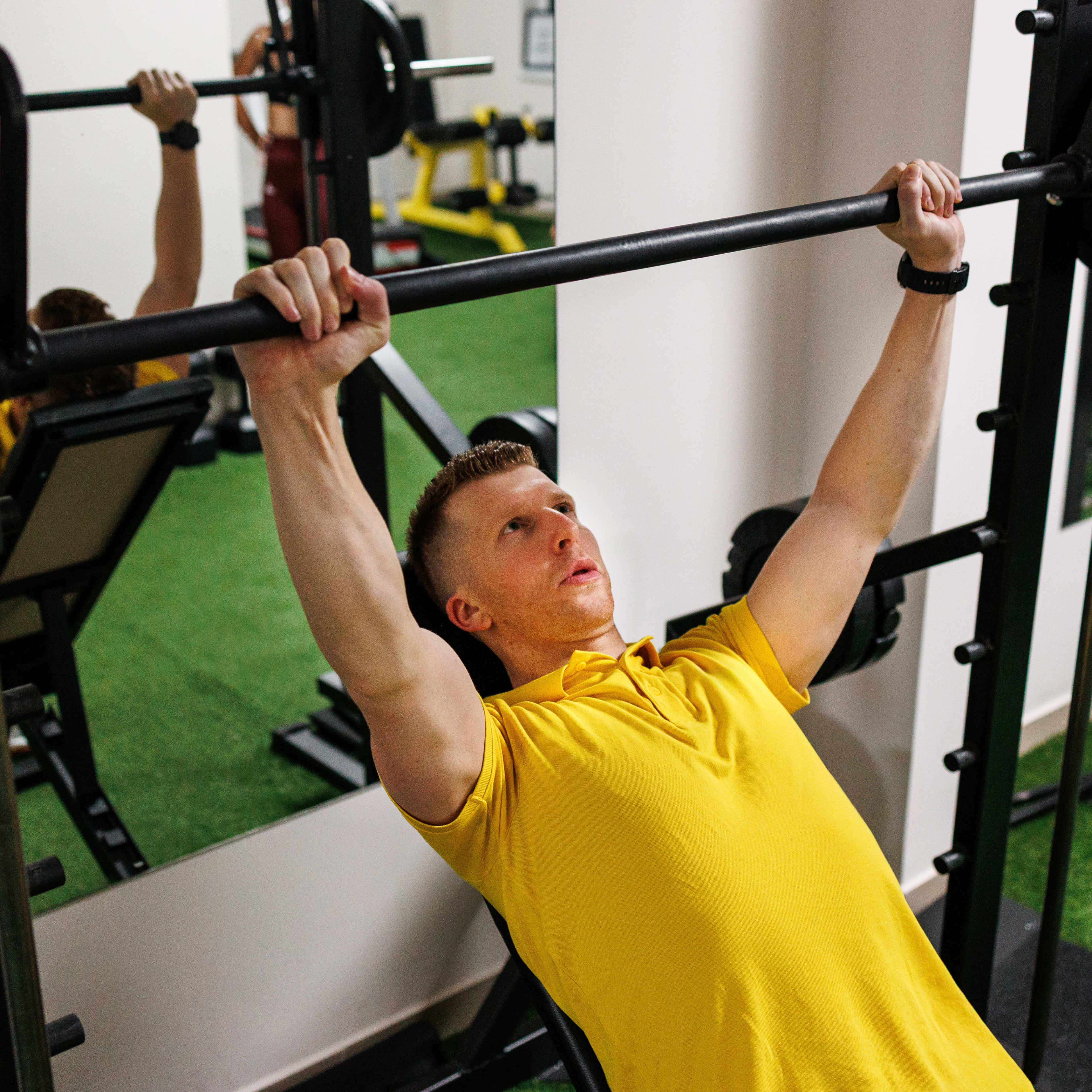 Should You Do Cardio Before or After Weights? - Men's Journal