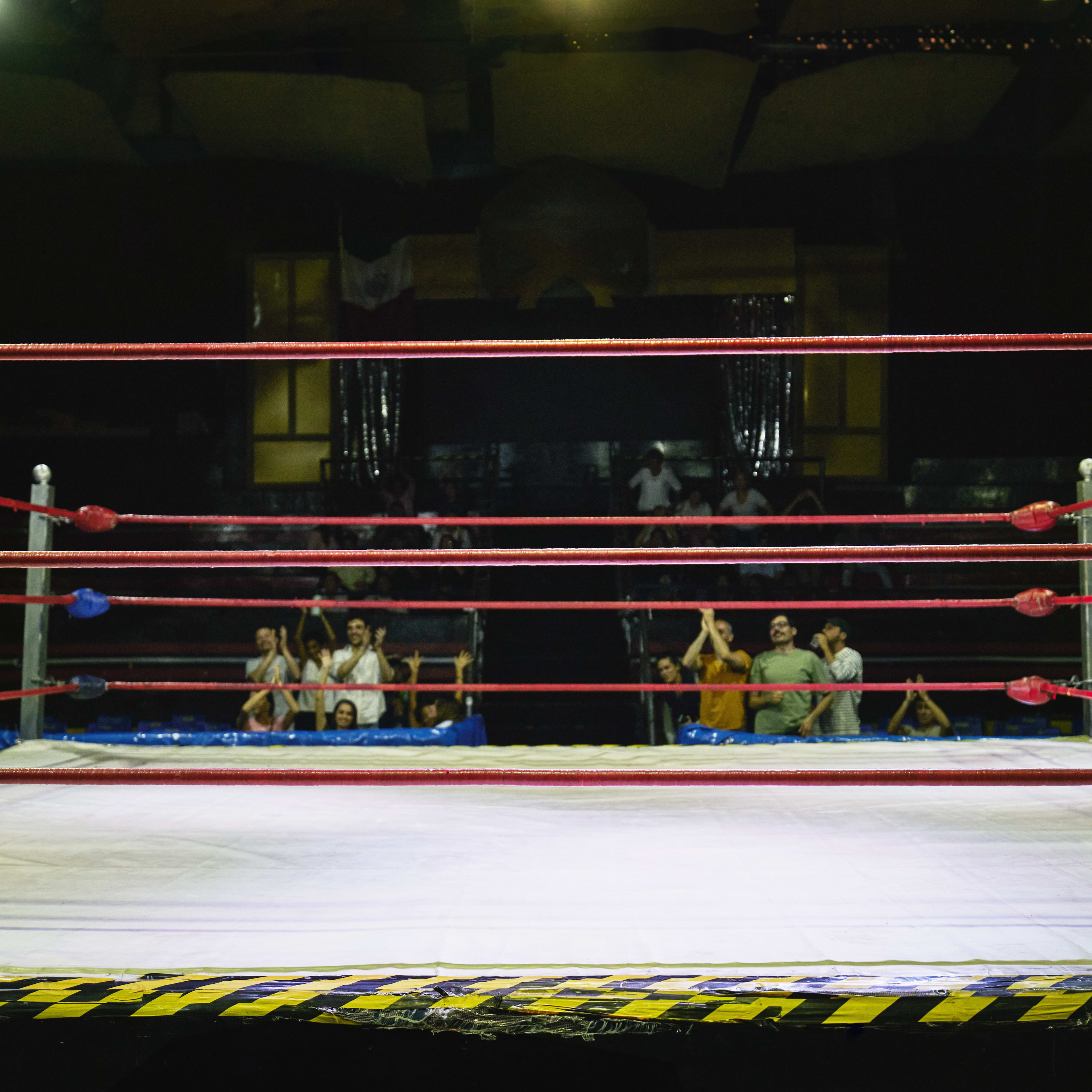 Commercial Pilot Issues Warning For All Passengers - Men's Journal