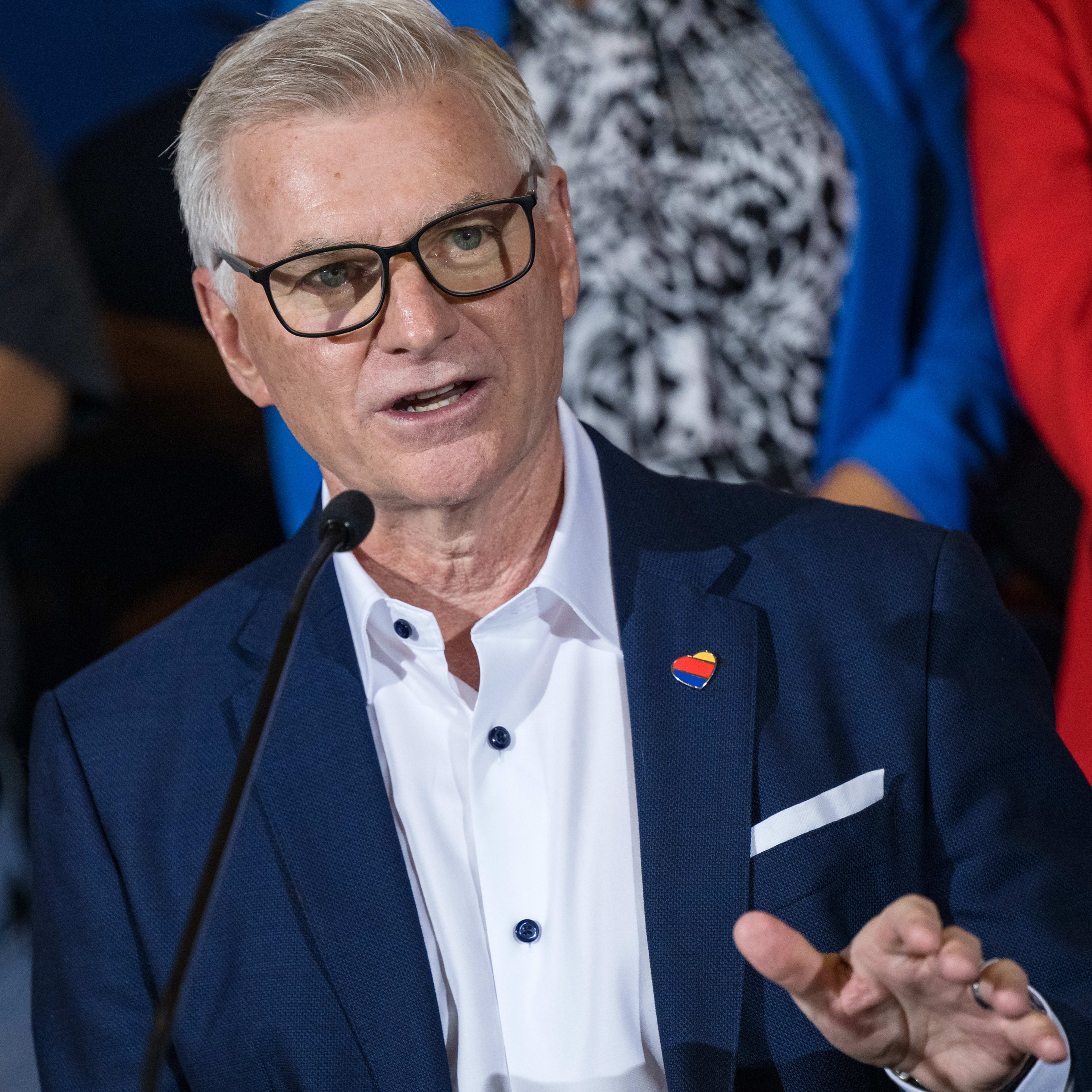 Loni Anderson, Husband Bob Flick Married After Burt Reynolds' Divorce ...