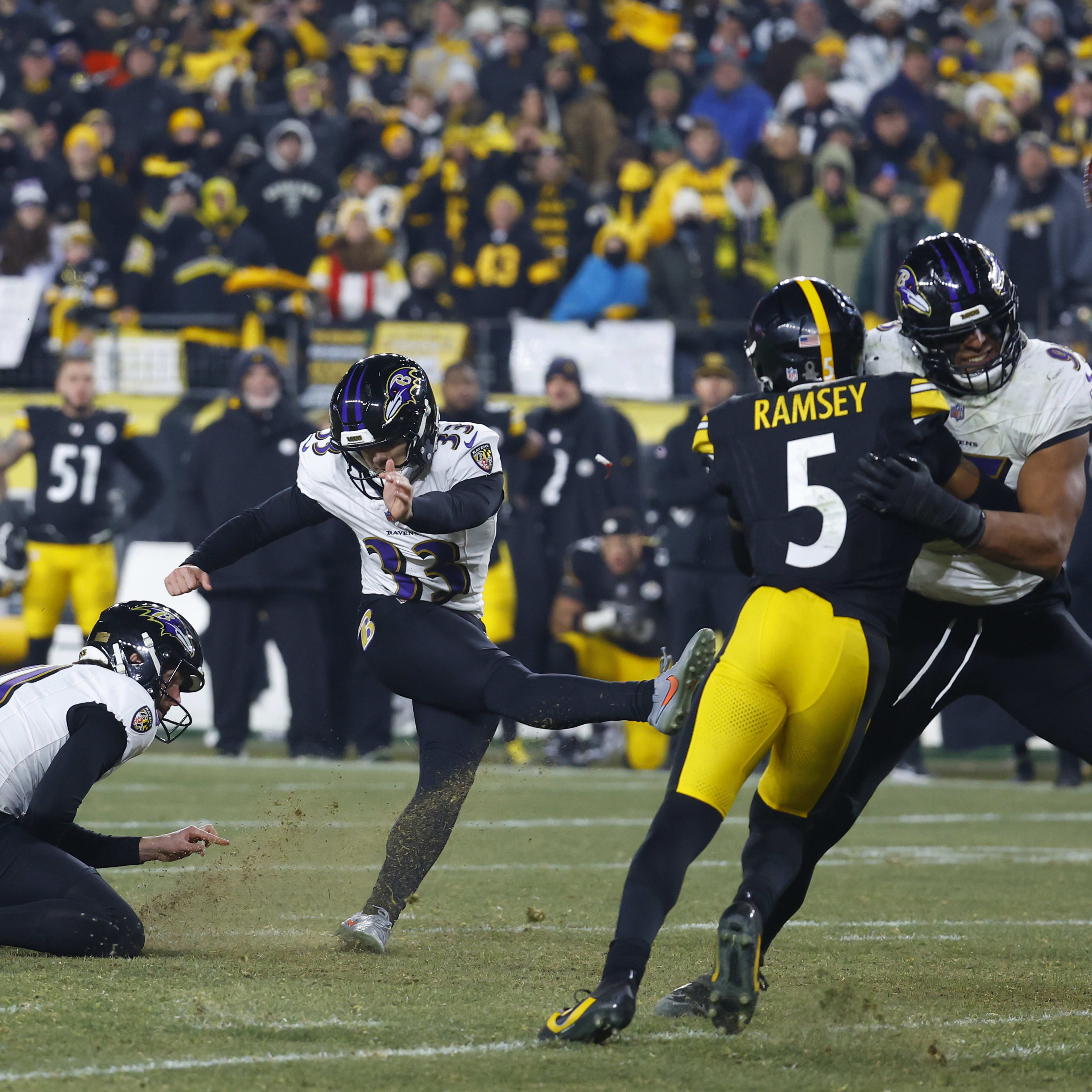 Chiefs Star Travis Kelce’s Telling Reaction to Sunday’s Loss - Men's ...