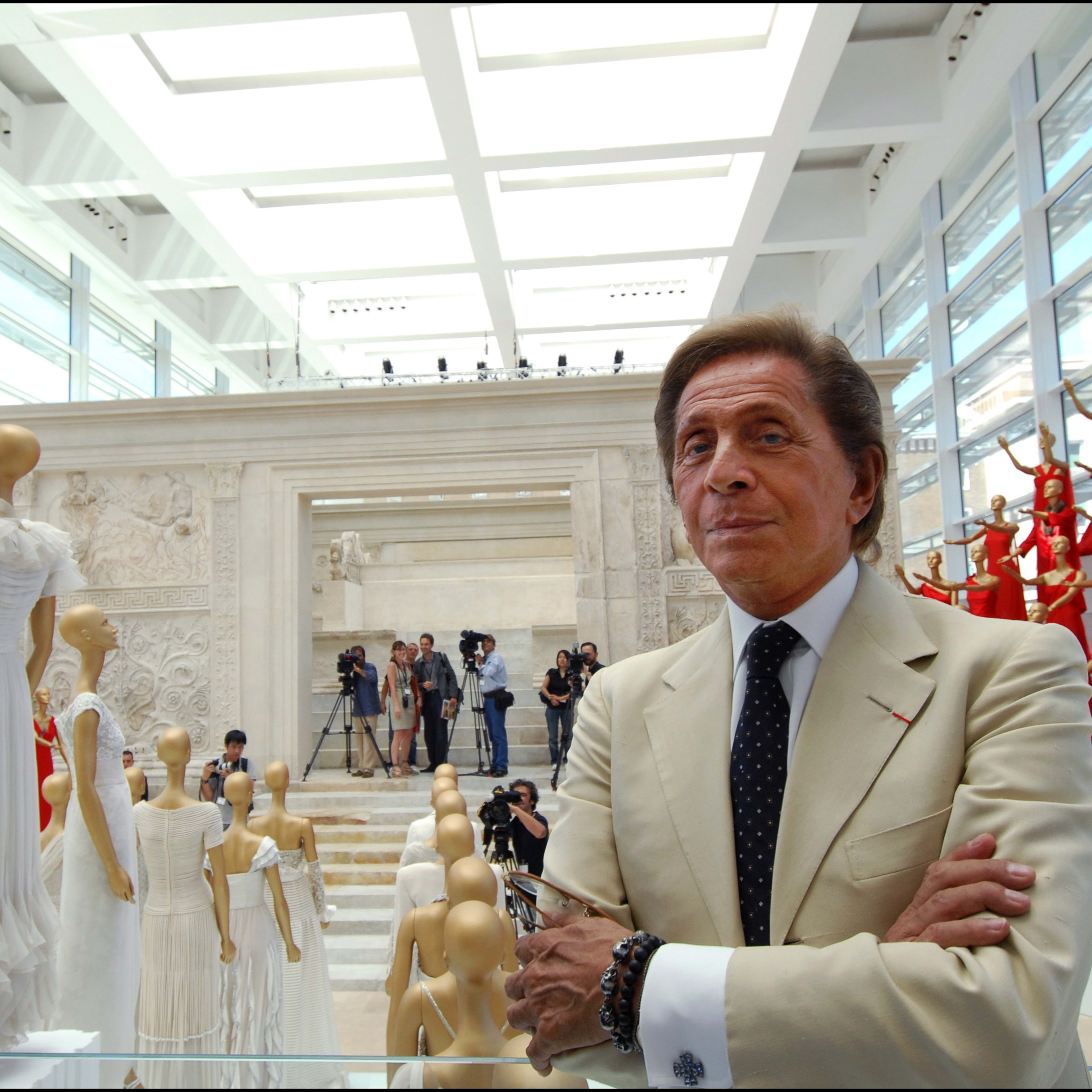 Iconic Fashion Designer Valentino Garavani Dies at 93 - Men's Journal