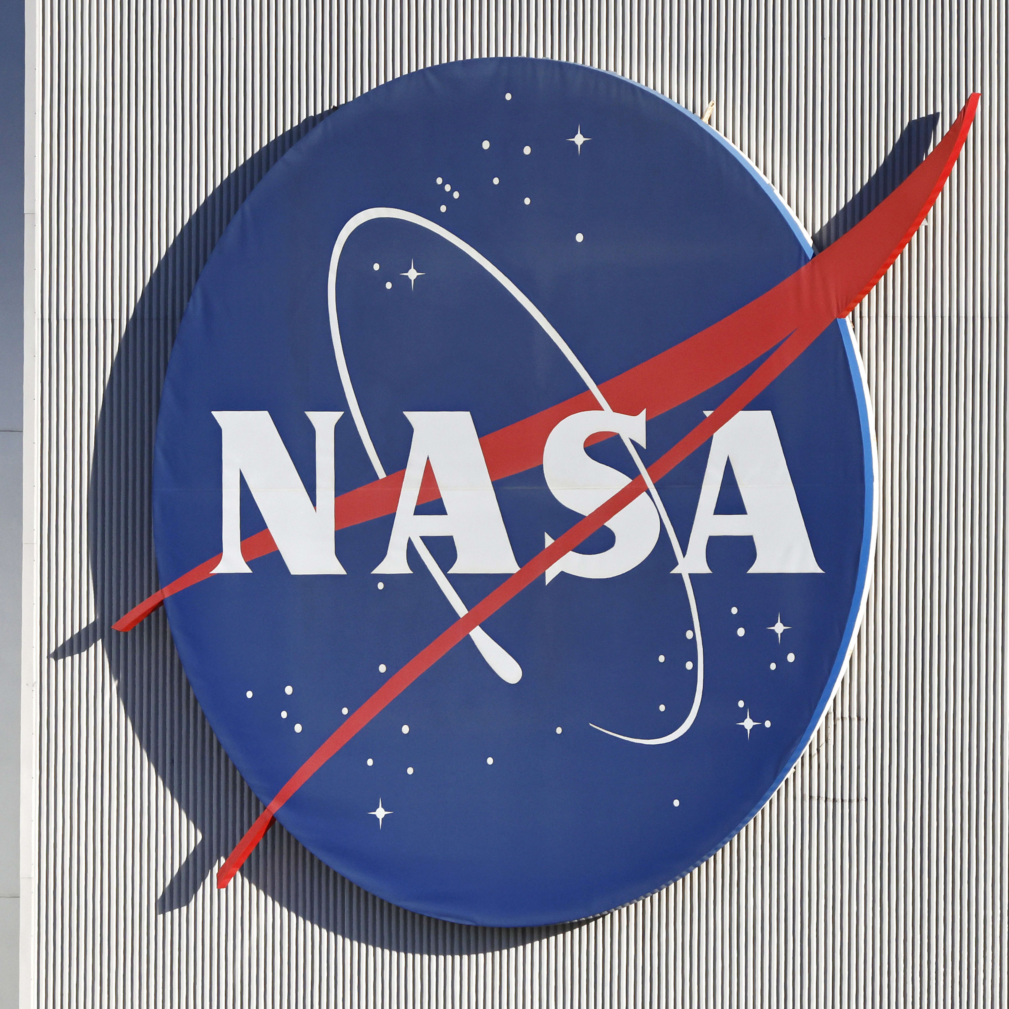 'Weapons' Movie Maintains Insanely High Rotten Tomatoes Score - Men's ...