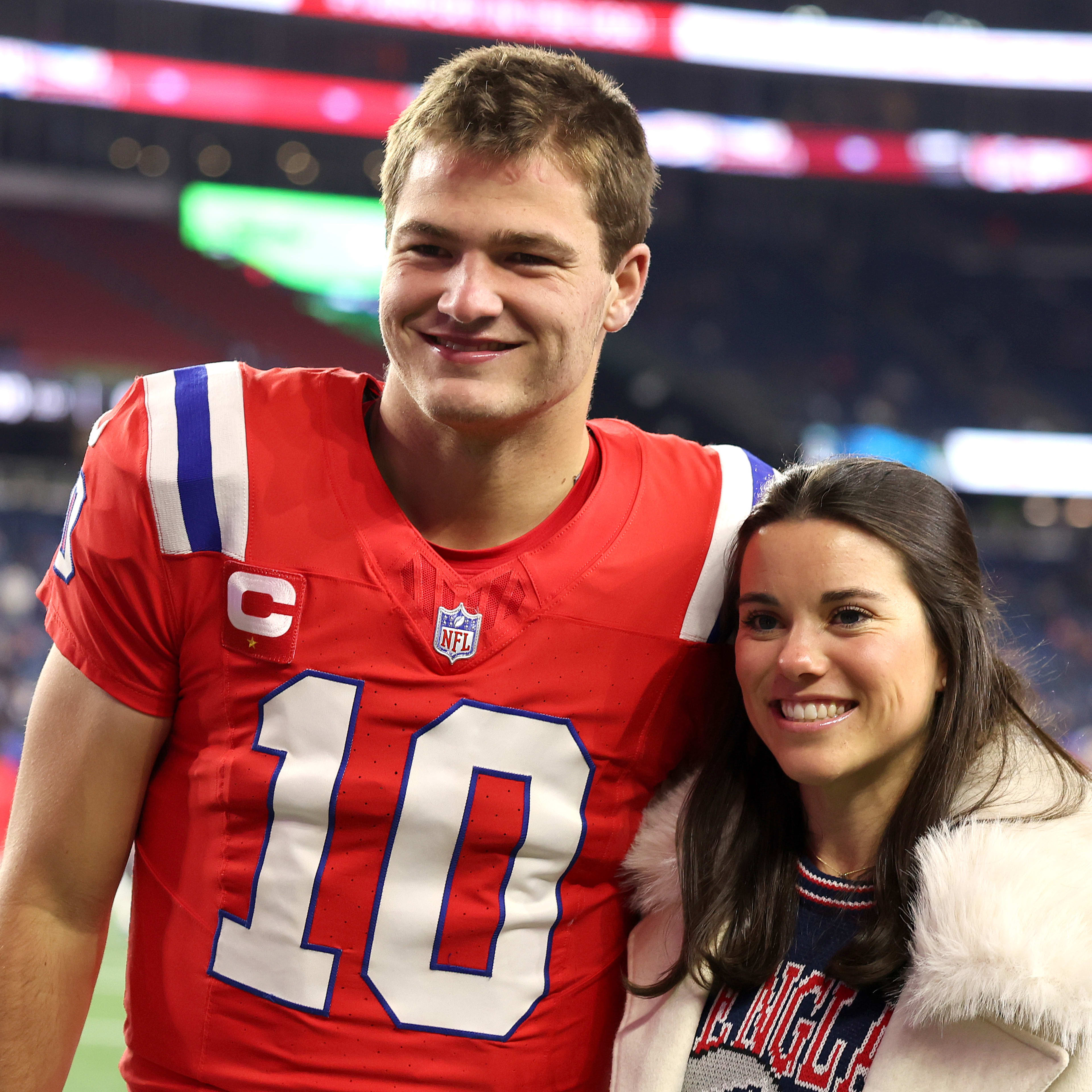 Drake Maye Wife Ann Michael Maye's Viral AFC Championship Look - Men's ...