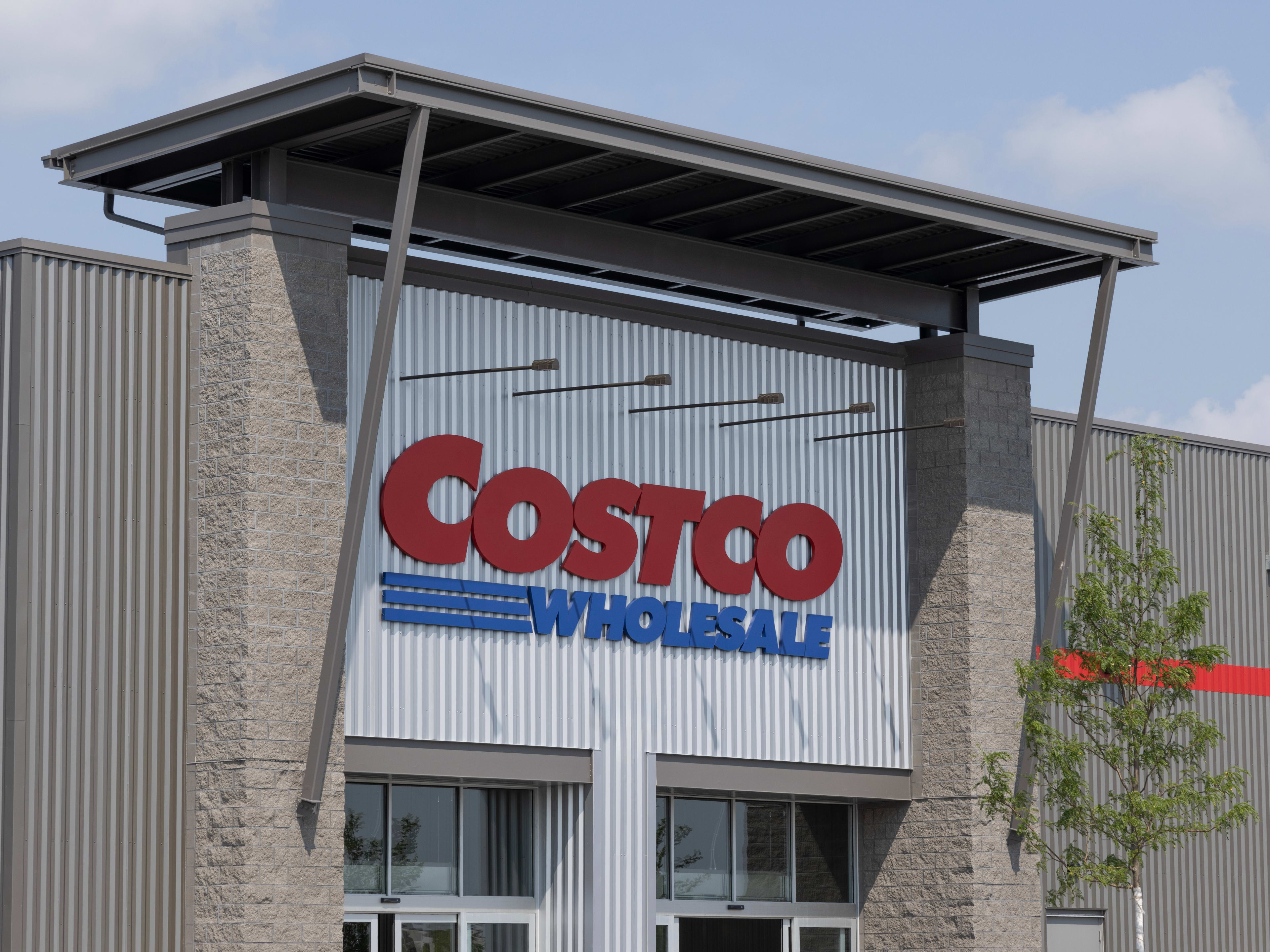 'Dexter' Actor Explains Major Plot Twist in New Series - Men's Journal