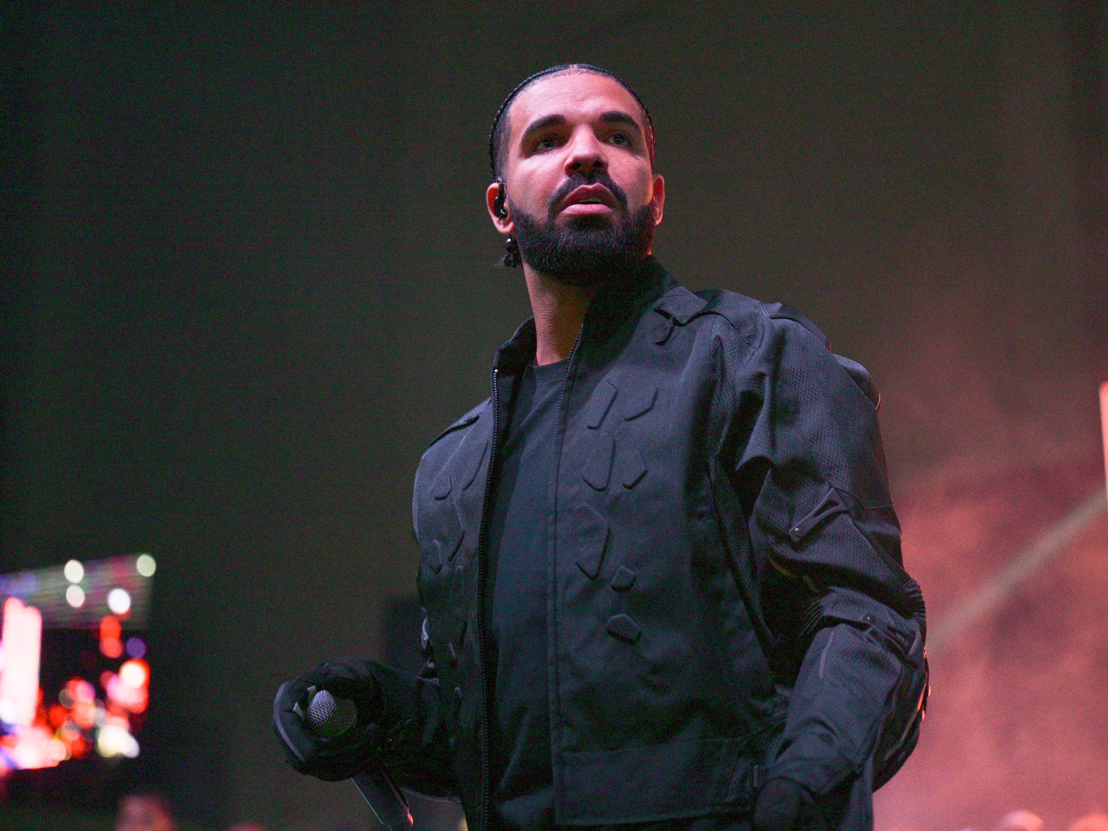 ESPN Reporter Calls Out Travis Kelce Compared to Taylor Swift - Men's ...