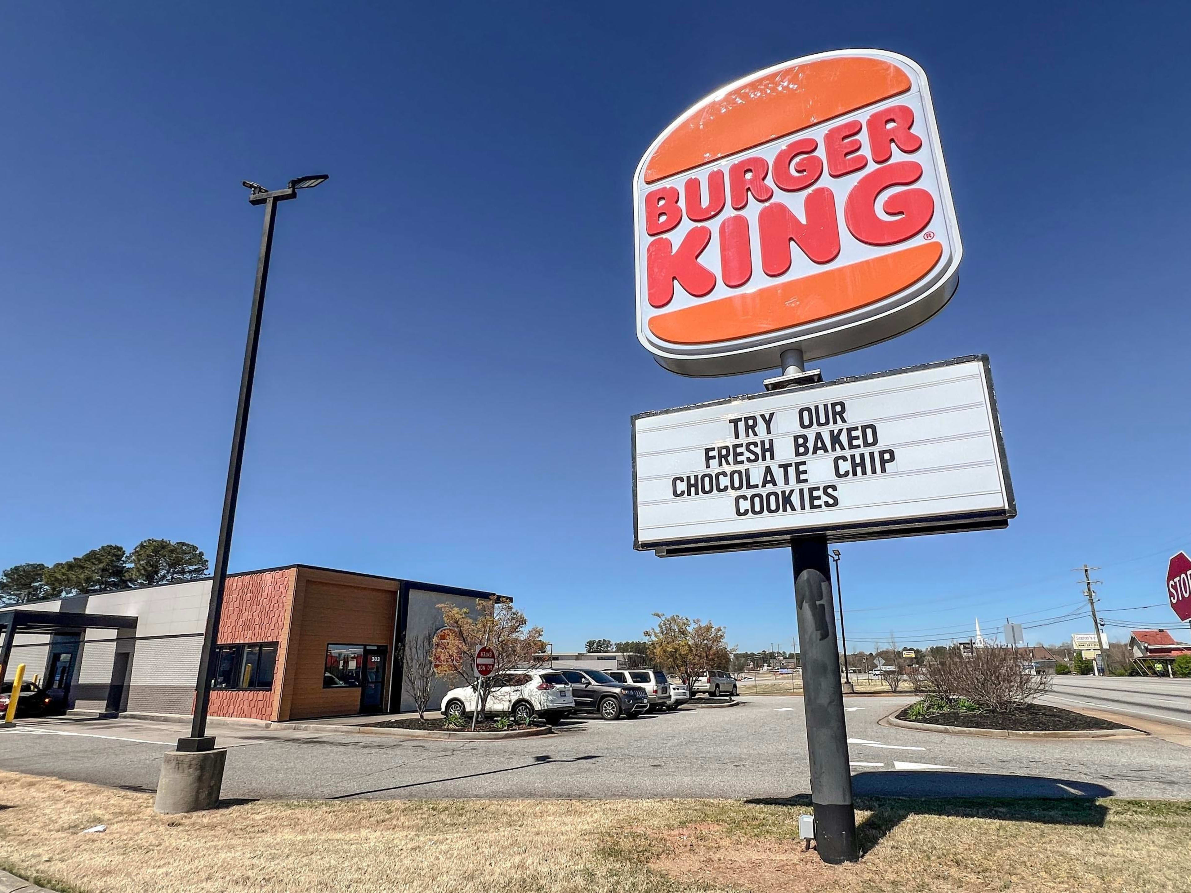 How to Drink Scotch, According to Experts - Men's Journal