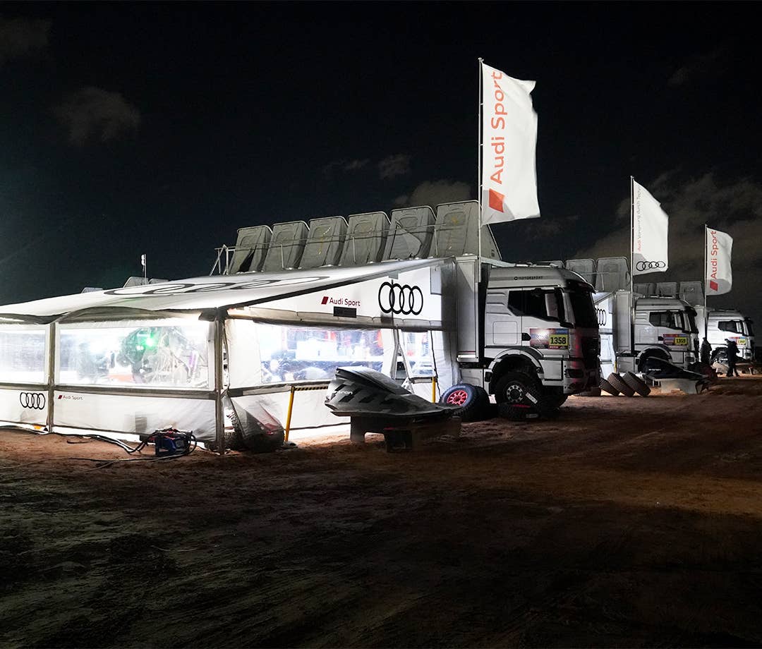 Riding Off the Deep End at the 2023 Dakar Rally | Men's Journal - Men's ...