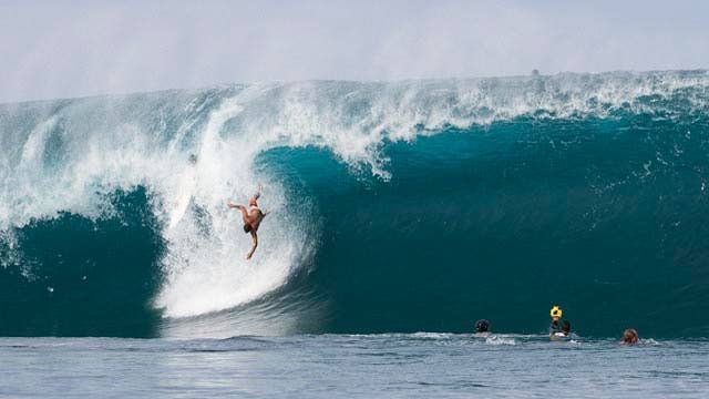 8 reasons why Teahupoo is the most dangerous wave in the world - Men's ...