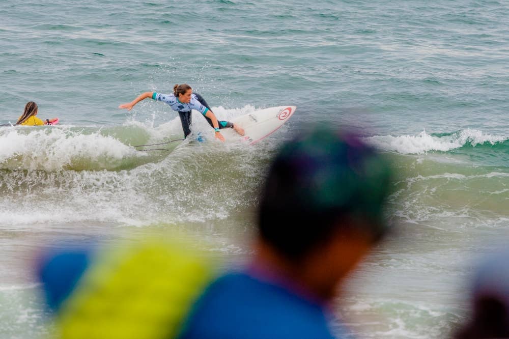 10 American surfer girls on the verge - Men's Journal