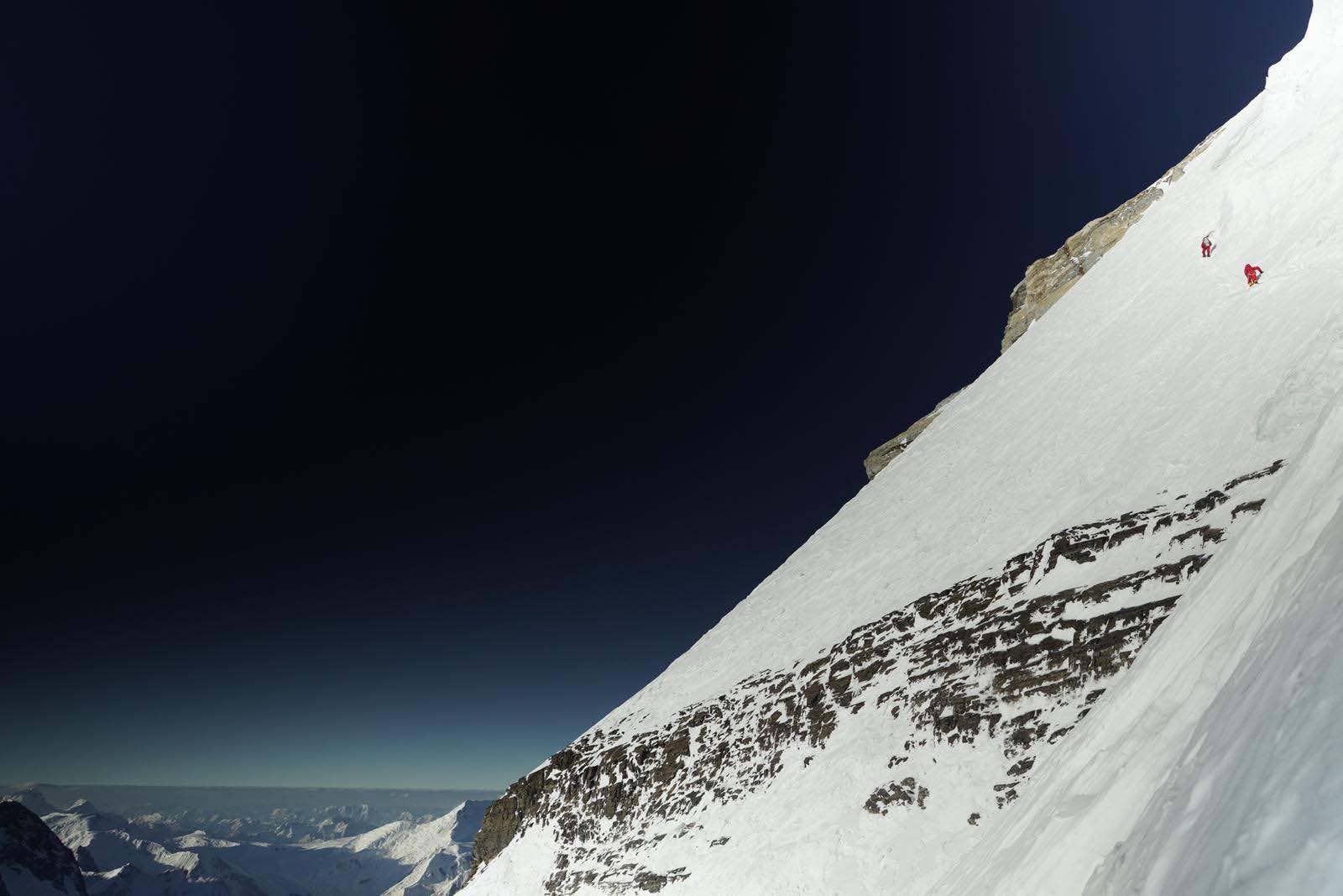 Adrian Ballinger Becomes Fourth American to Climb K2, Everest Without ...