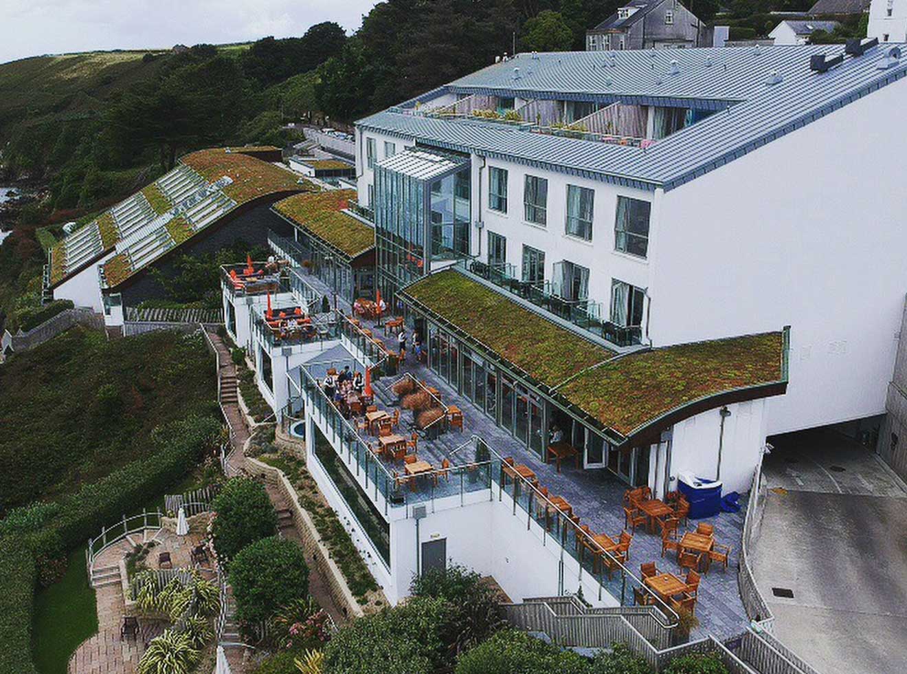 The 7 Most Stunning, Gravity-Defying Cliffside Hotels in the World ...