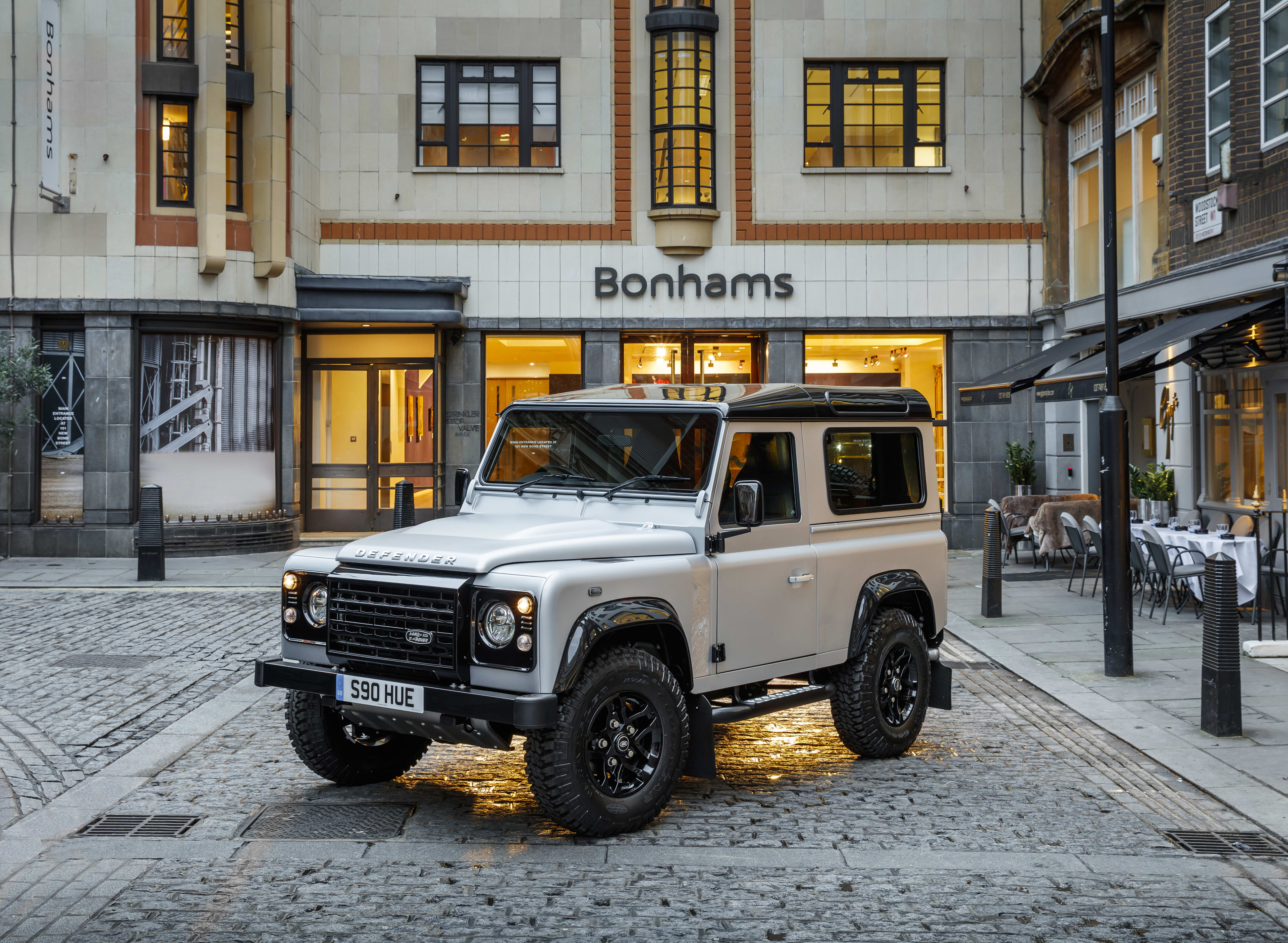 2026 Land Rover OCTA Defender SUV Review - Men's Journal