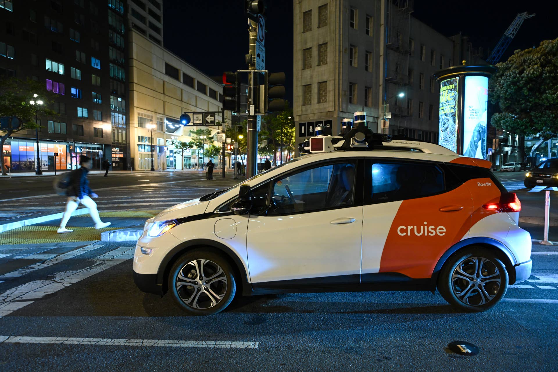 Cruise Robo-Taxis Stalked My Bike Ride. Then It Got Weirder - Men's Journal