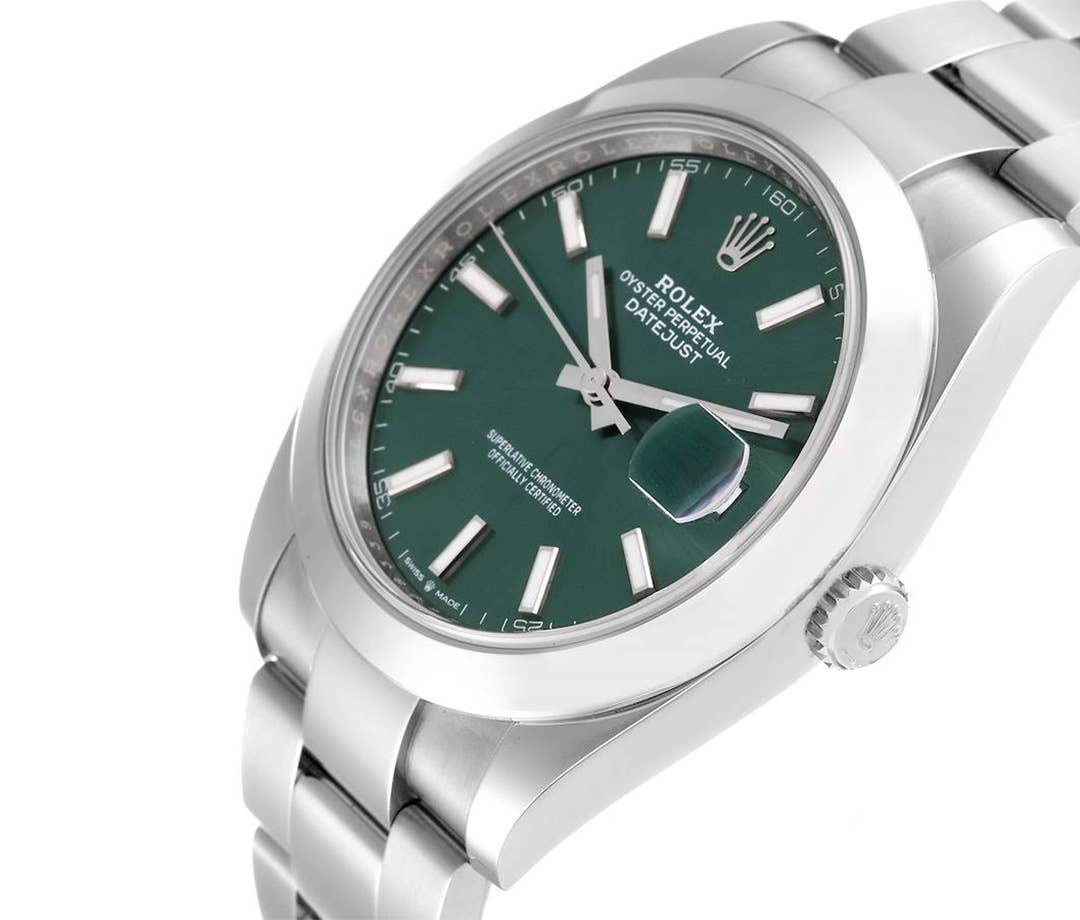How to Spot a Fake Rolex: 8 Signs the Watch Is Counterfeit - Men's Journal