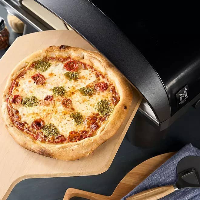 Sam's Club Brought Back Its Fan-Favorite Pizza with an Upgrade - Men's ...