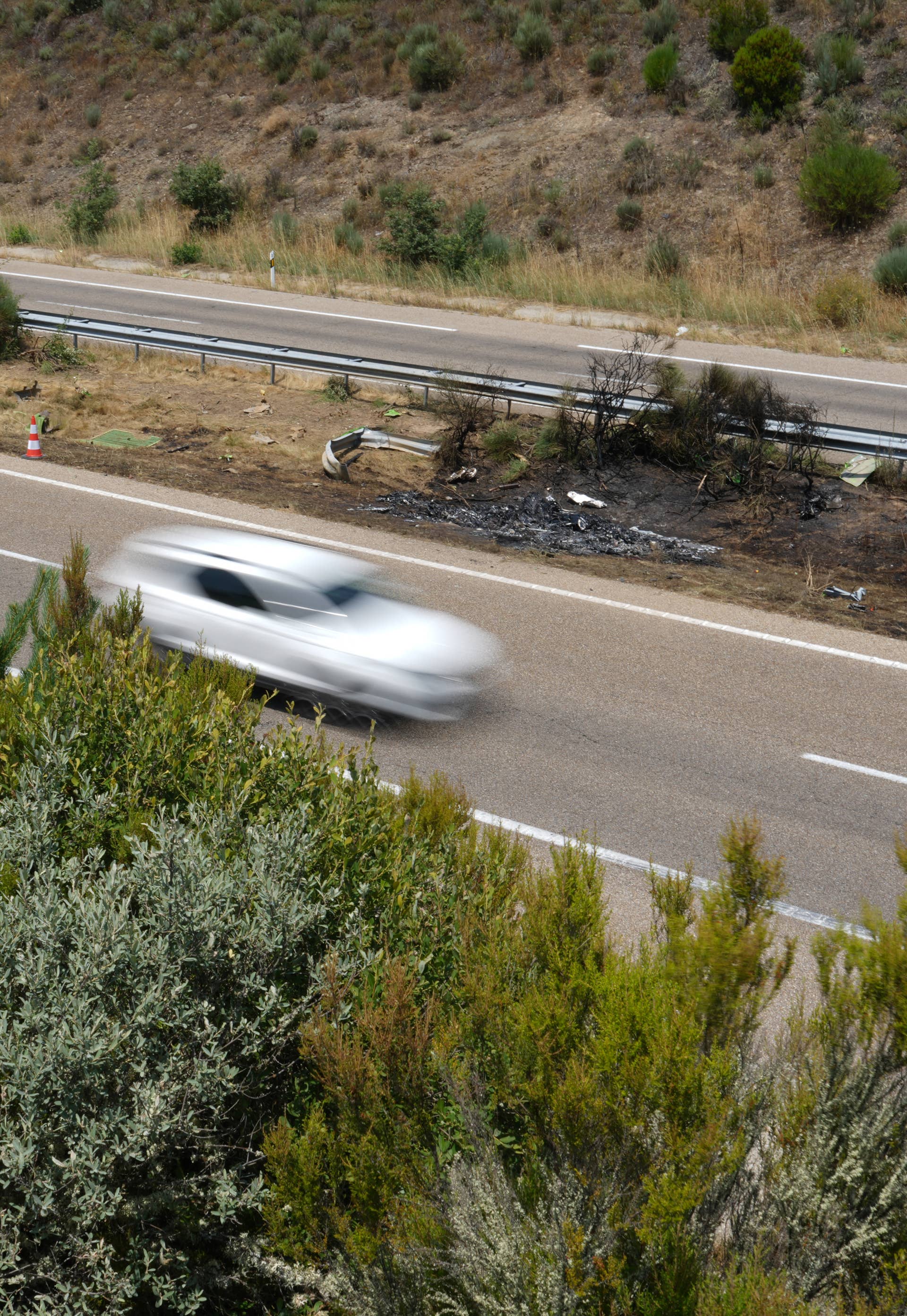 Diogo Jota Crash Scene Photos Show Torched Lamborghini - Men's Journal