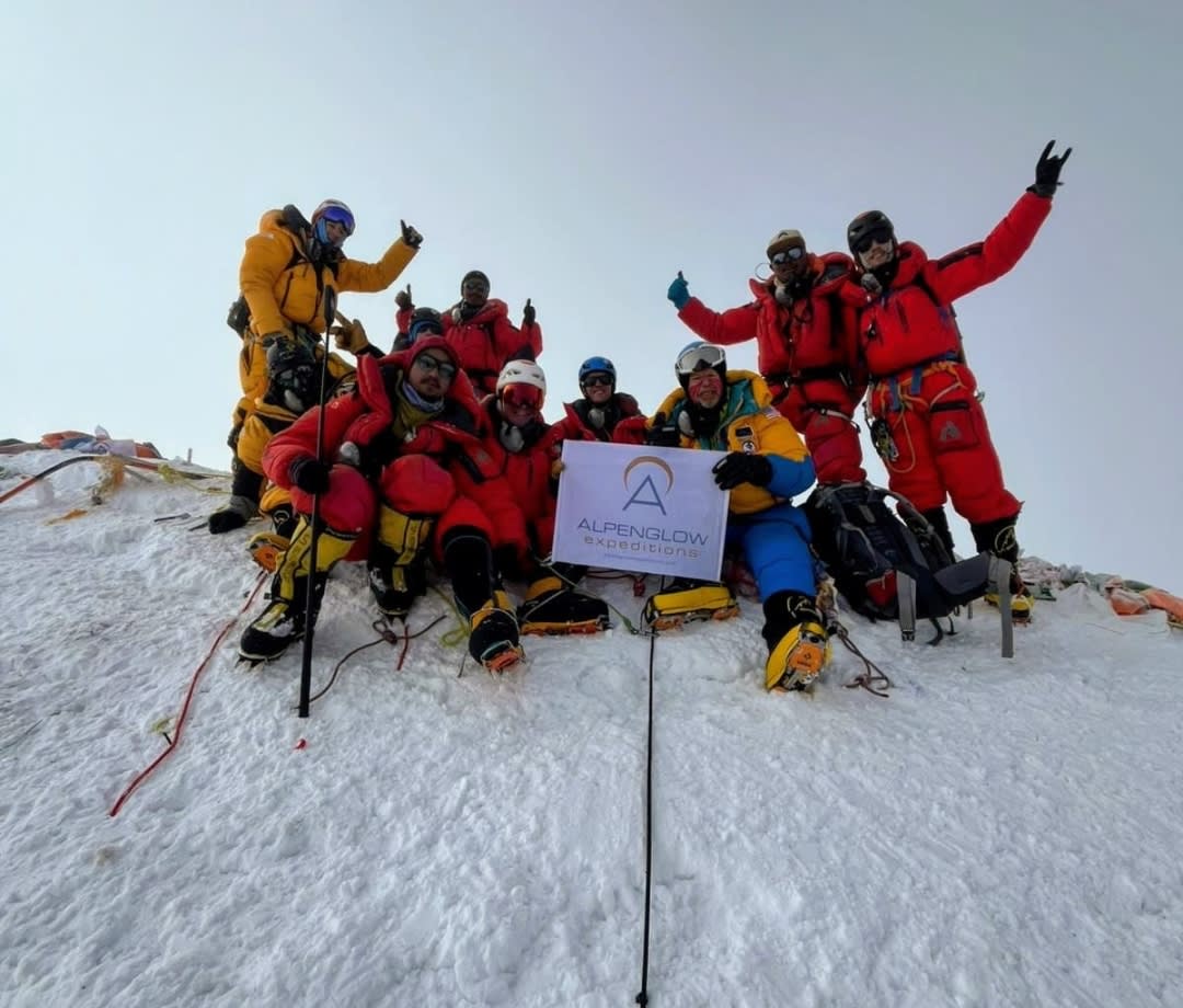 How a Climber Survives the ‘Death Zone’ on Everest - Men's Journal