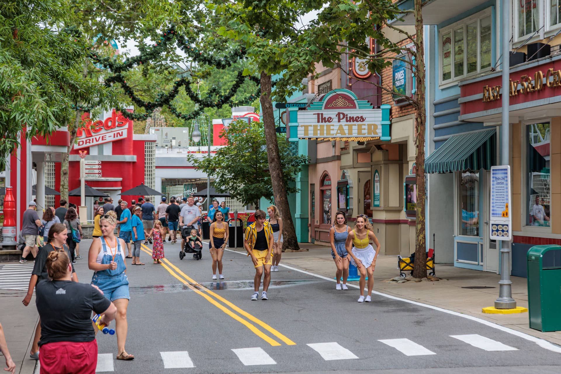 Tripadvisor Names Best U.S. Amusement Park and It Isn't Disney's or ...