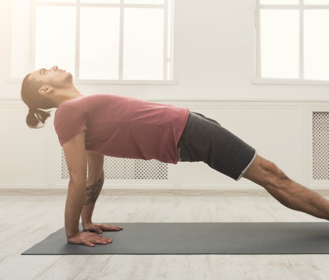 The 7 Best Bodyweight Exercises for Bigger, Stronger Shoulders - Men's ...