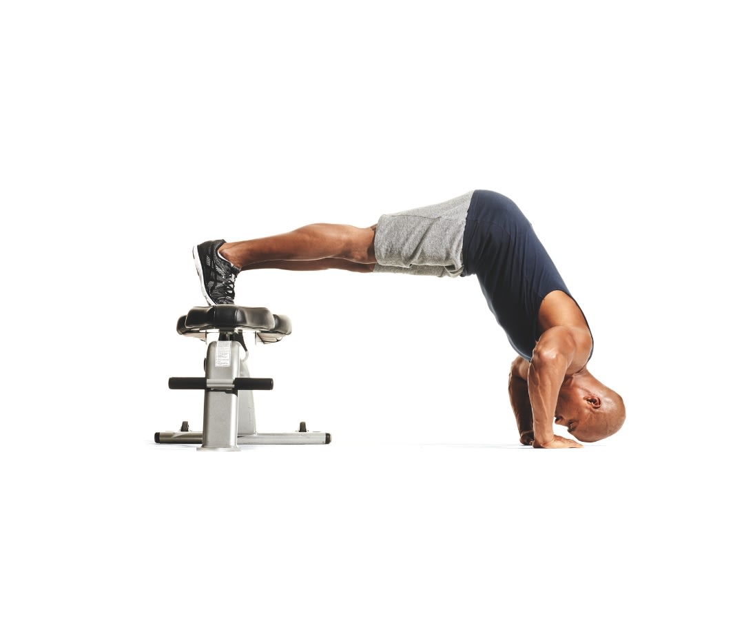 The 7 Best Bodyweight Exercises for Bigger, Stronger Shoulders - Men's ...