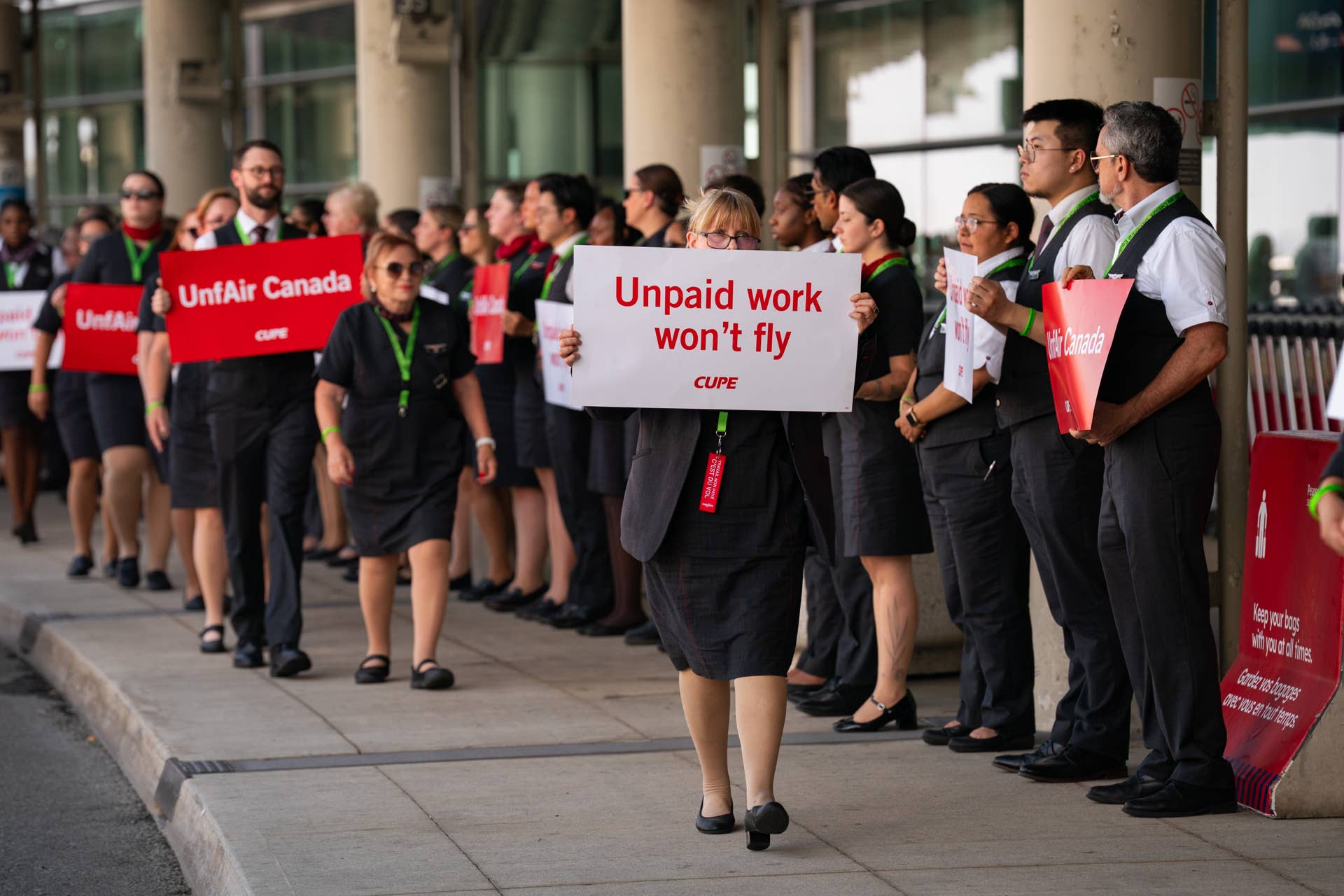 Air Canada Gives Major Update as Government Moves to End Strike - Men's ...