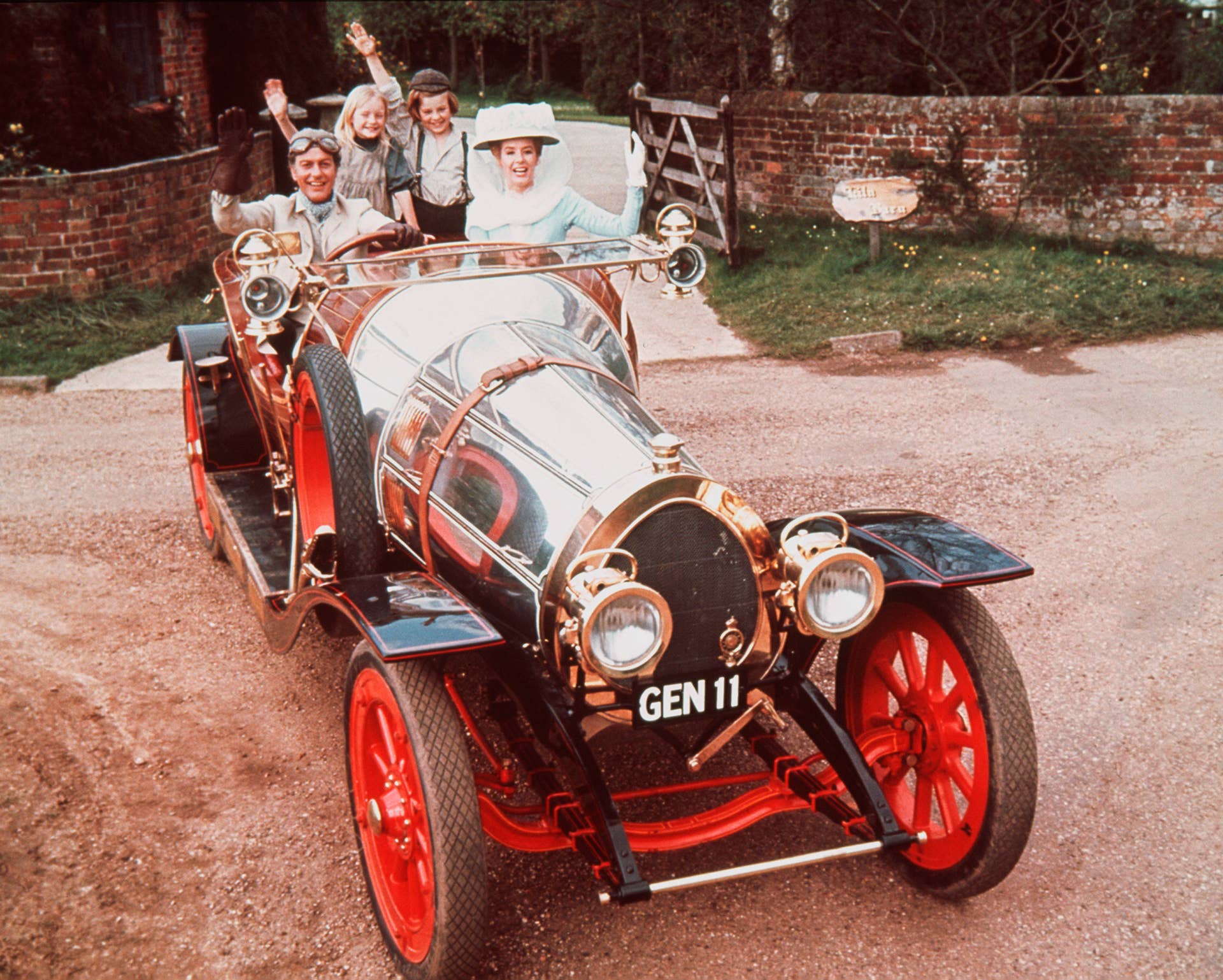 'Chitty Chitty Bang Bang' to Be Rebooted by James Bond Producers - Men ...