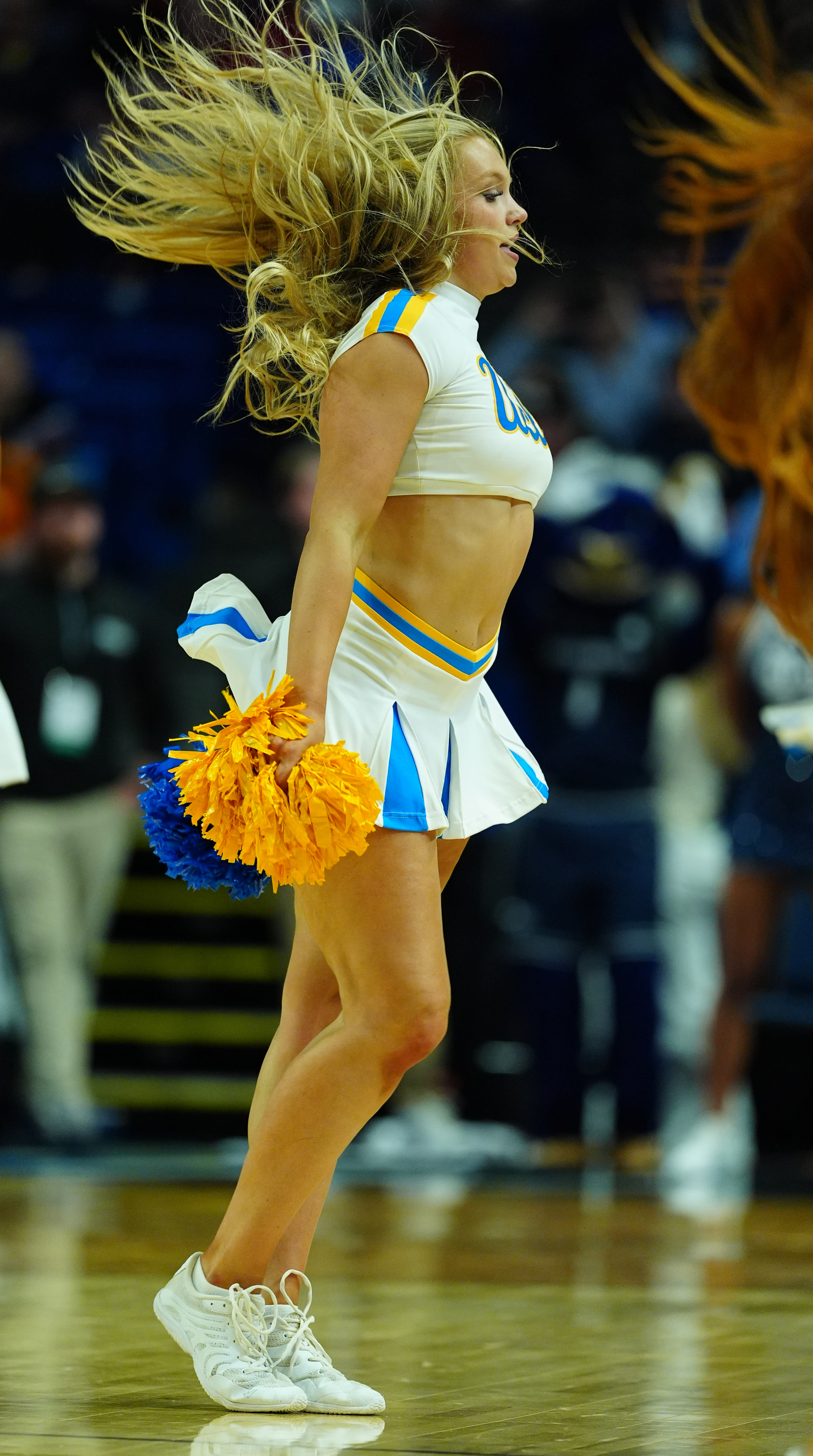 UCLA Cheerleaders Stun Crowds With Revealing Outfits, Dance Moves - Men ...