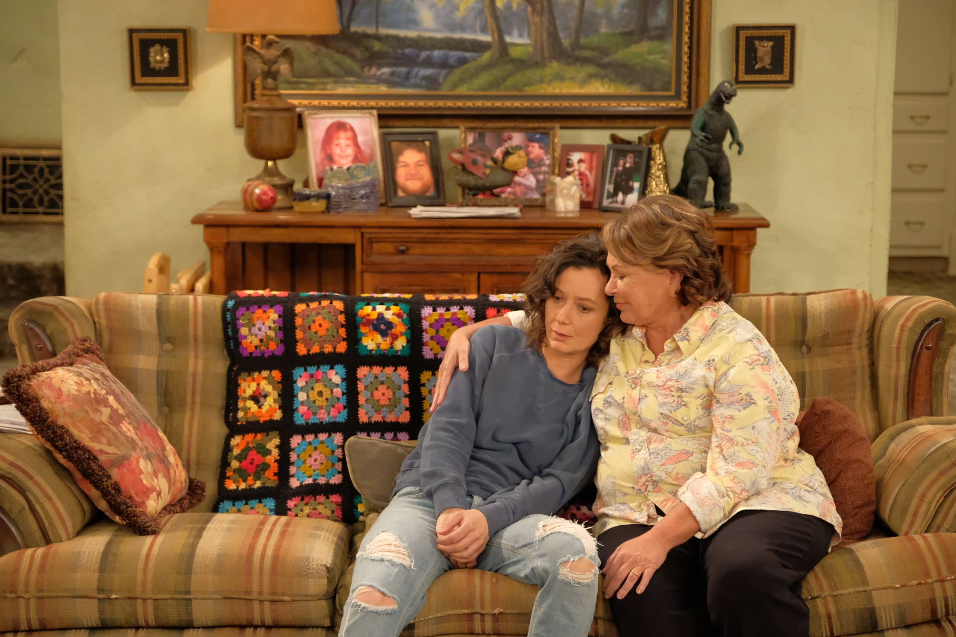 Could Roseanne Barr Return for 1 Last Time in ‘The Conners’ Series ...